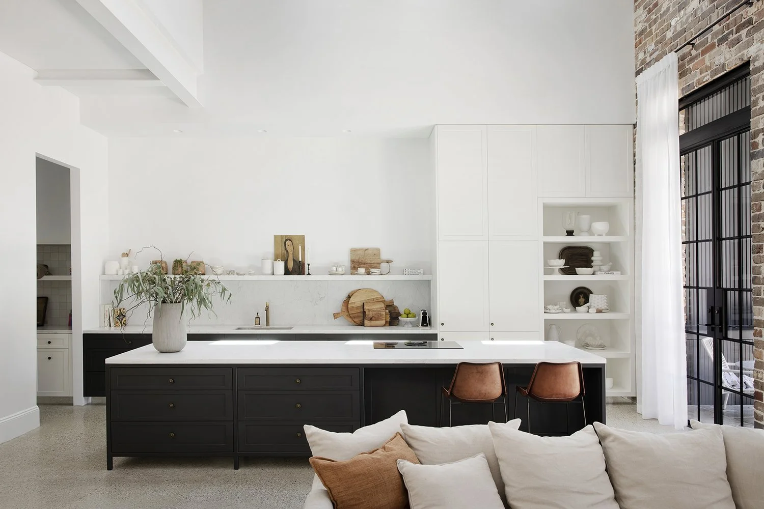 THE LOWDOWN ON DULUX VIVID WHITE — THREE BIRDS RENOVATIONS