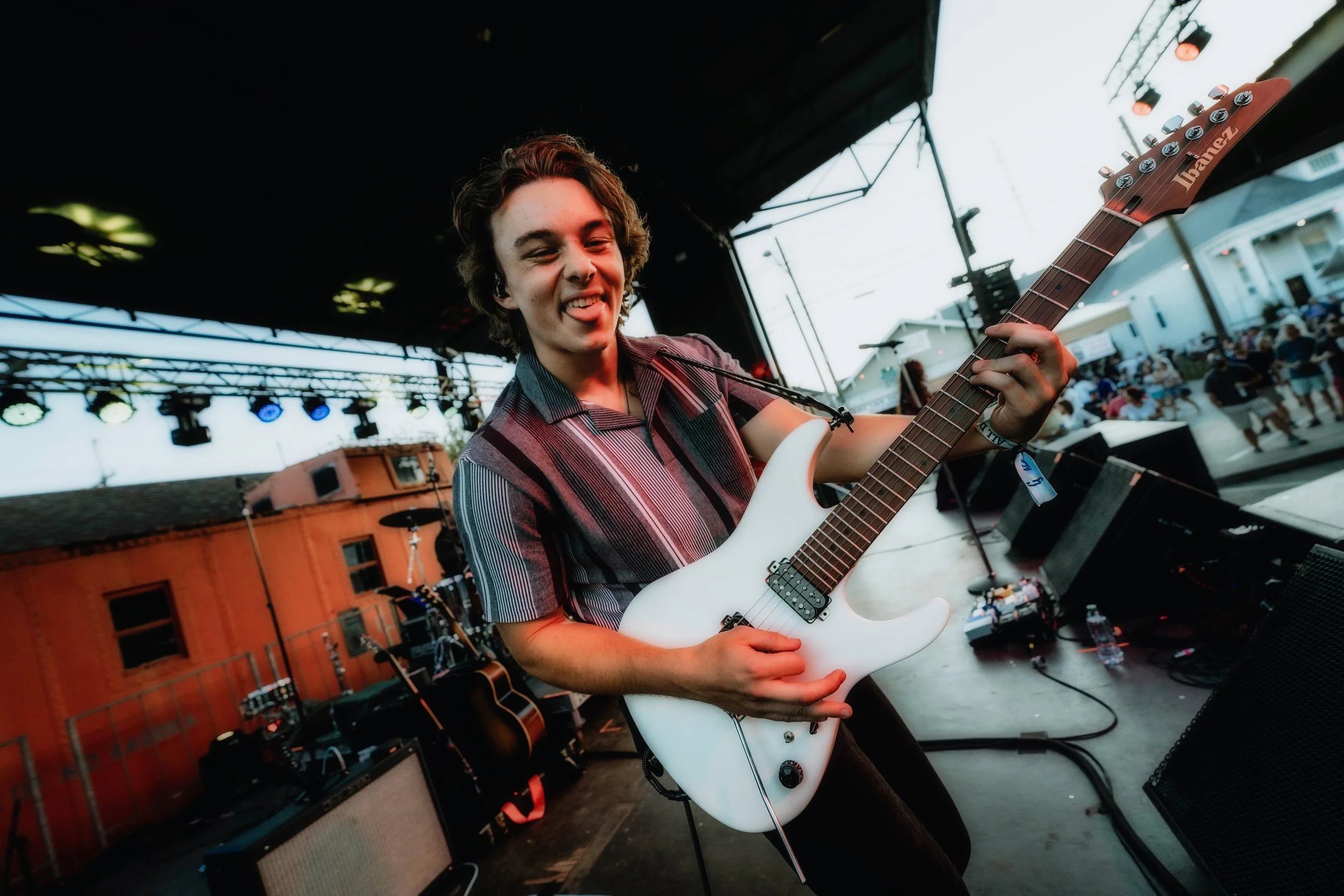 BIO — LVVRS Official Site