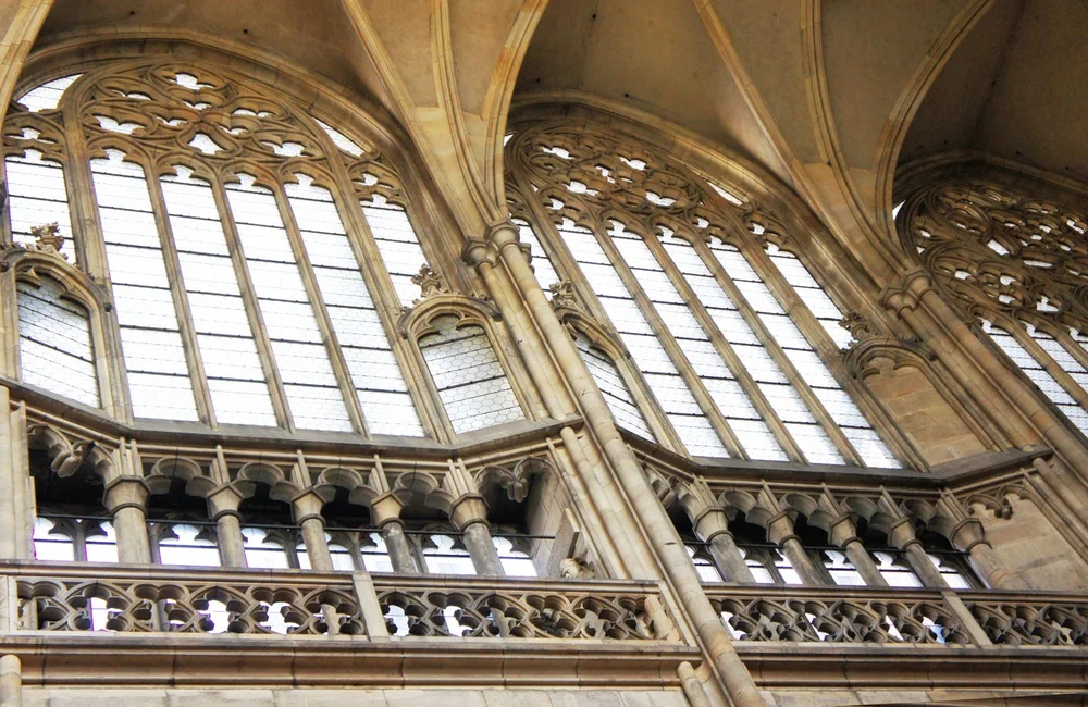 The History of Gothic Cathedrals: The Architecture of Light — ROST ...