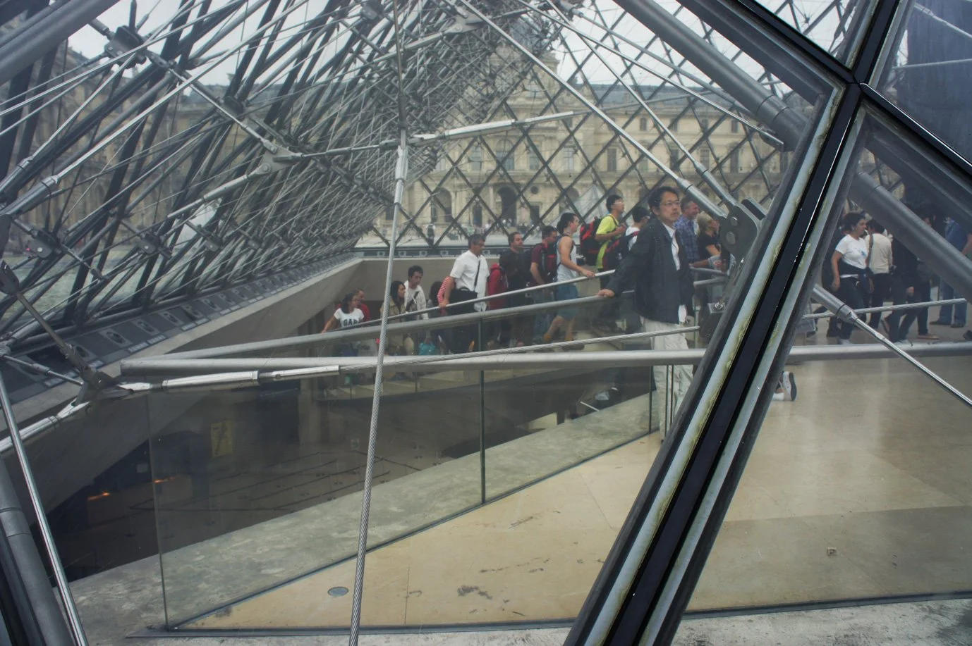 The Story Behind the Architecture and Construction of The Louvre Museum ...