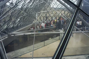 The Story Behind the Architecture and Construction of The Louvre Museum ...