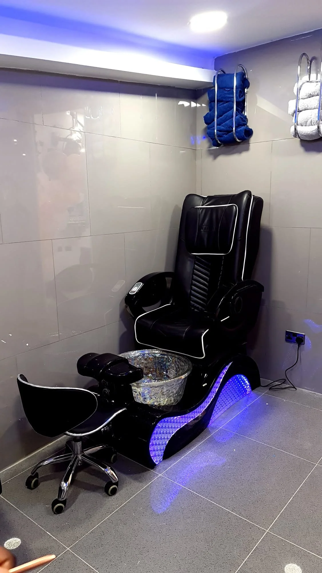 Home — R.C Hair & Beauty Parlour | Hair, Beauty & Aesthetics Parlour