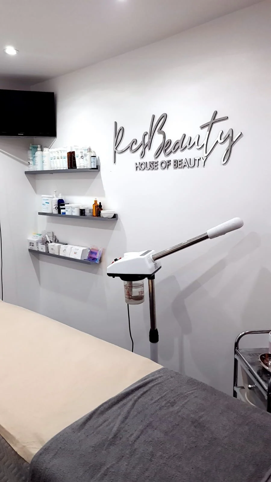 Home — R.C Hair & Beauty Parlour | Hair, Beauty & Aesthetics Parlour