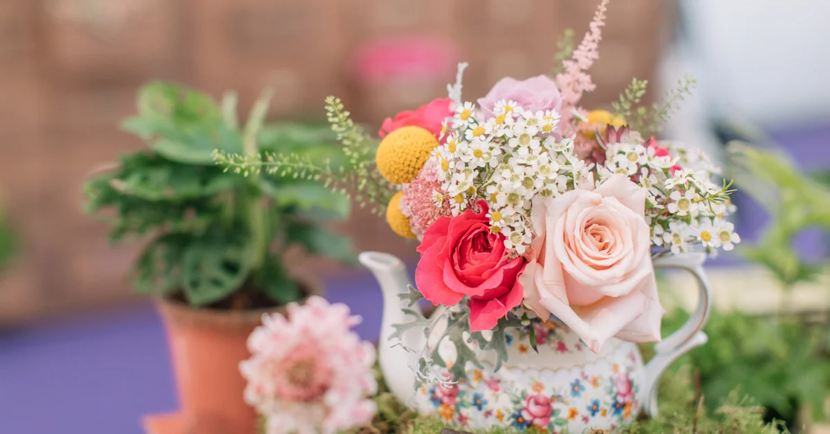Bespoke Floral Design: Alice in Wonderland Reception — Veevers Carter ...