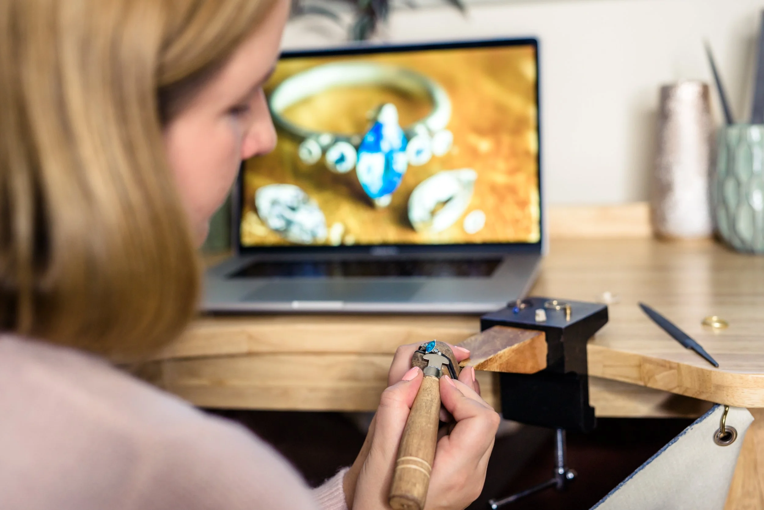 How to find the right jewellery making course for you — Jewellers Academy