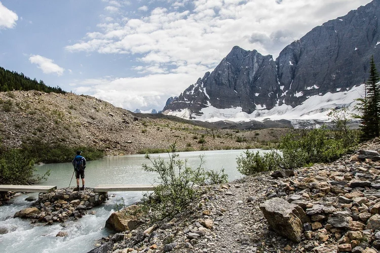 Ultimate Guide To Carrying Water While Backpacking — Ultimate Gear Lists