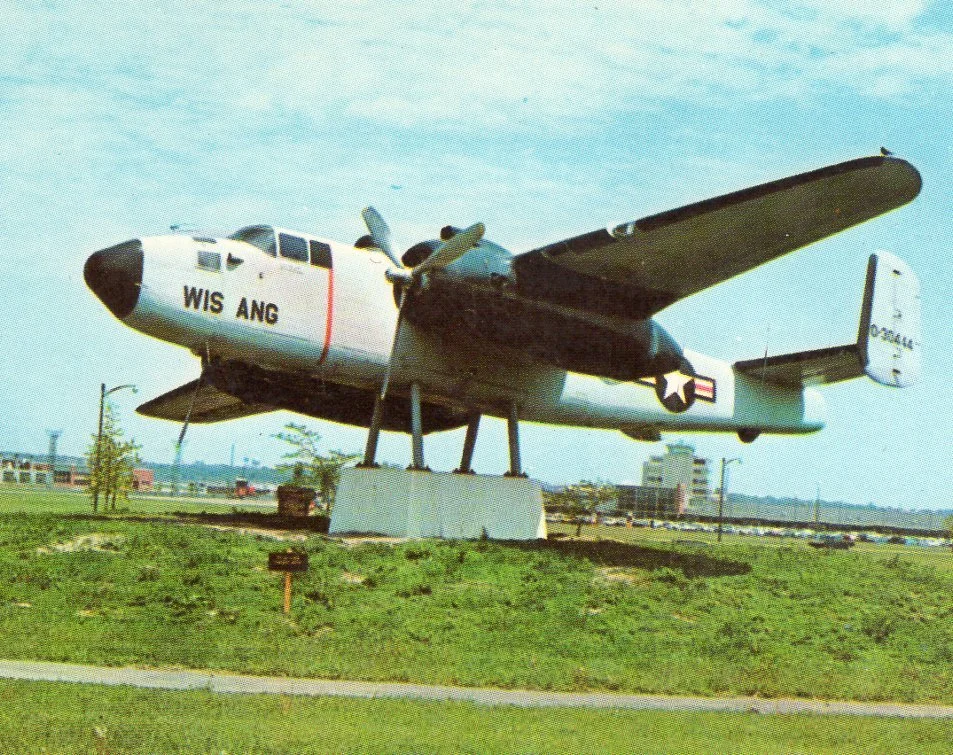 Aircraft Exhibited at Milwaukee Mitchell International Airport ...