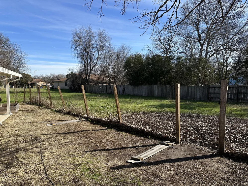 How to Build a Horizontal Cedar Privacy Fence with Cap and Trim - DIY ...