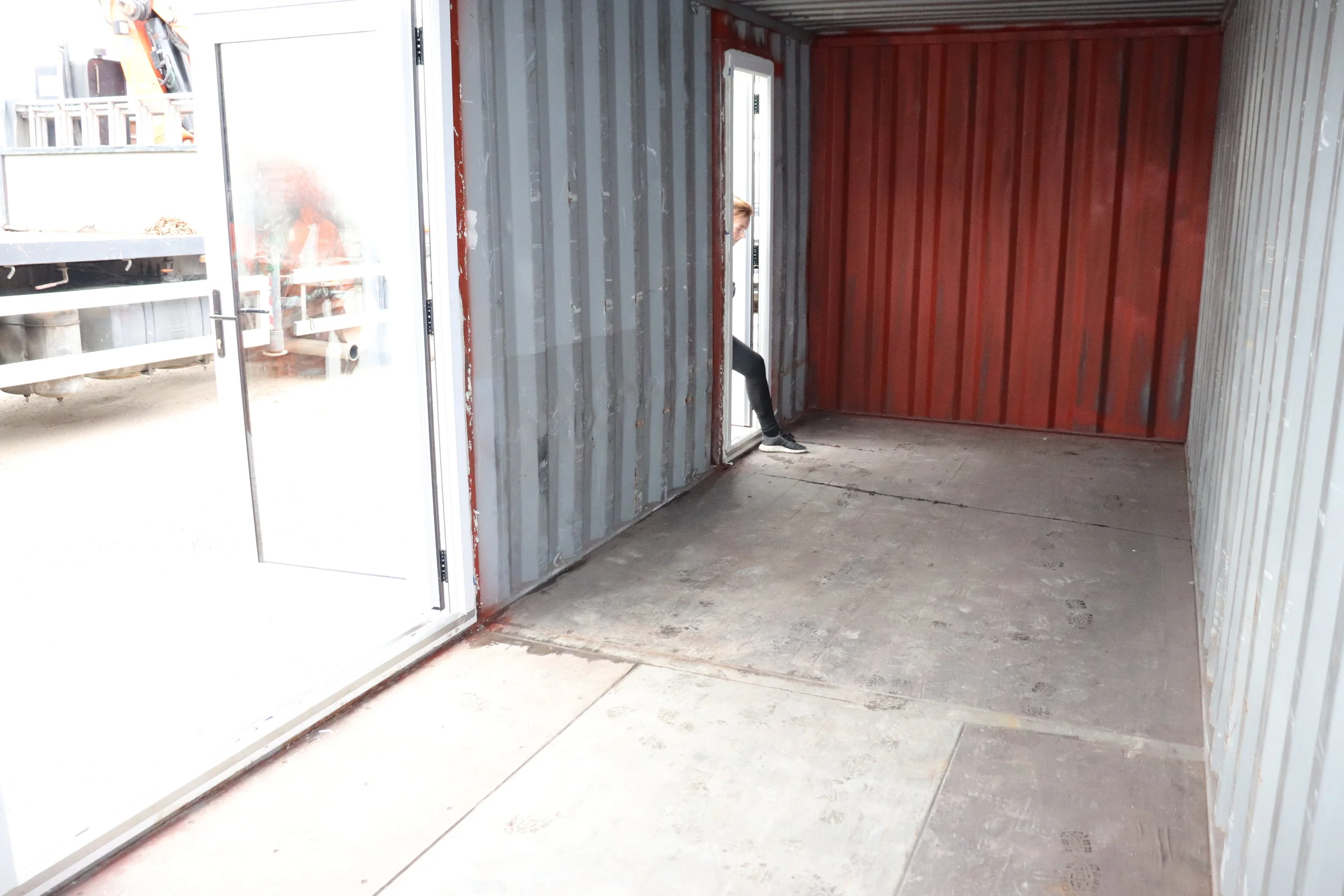 24'X8' BESPOKE CONTAINER CONVERSION- GARDEN ROOM - CLAD IT YOURSELF — I ...
