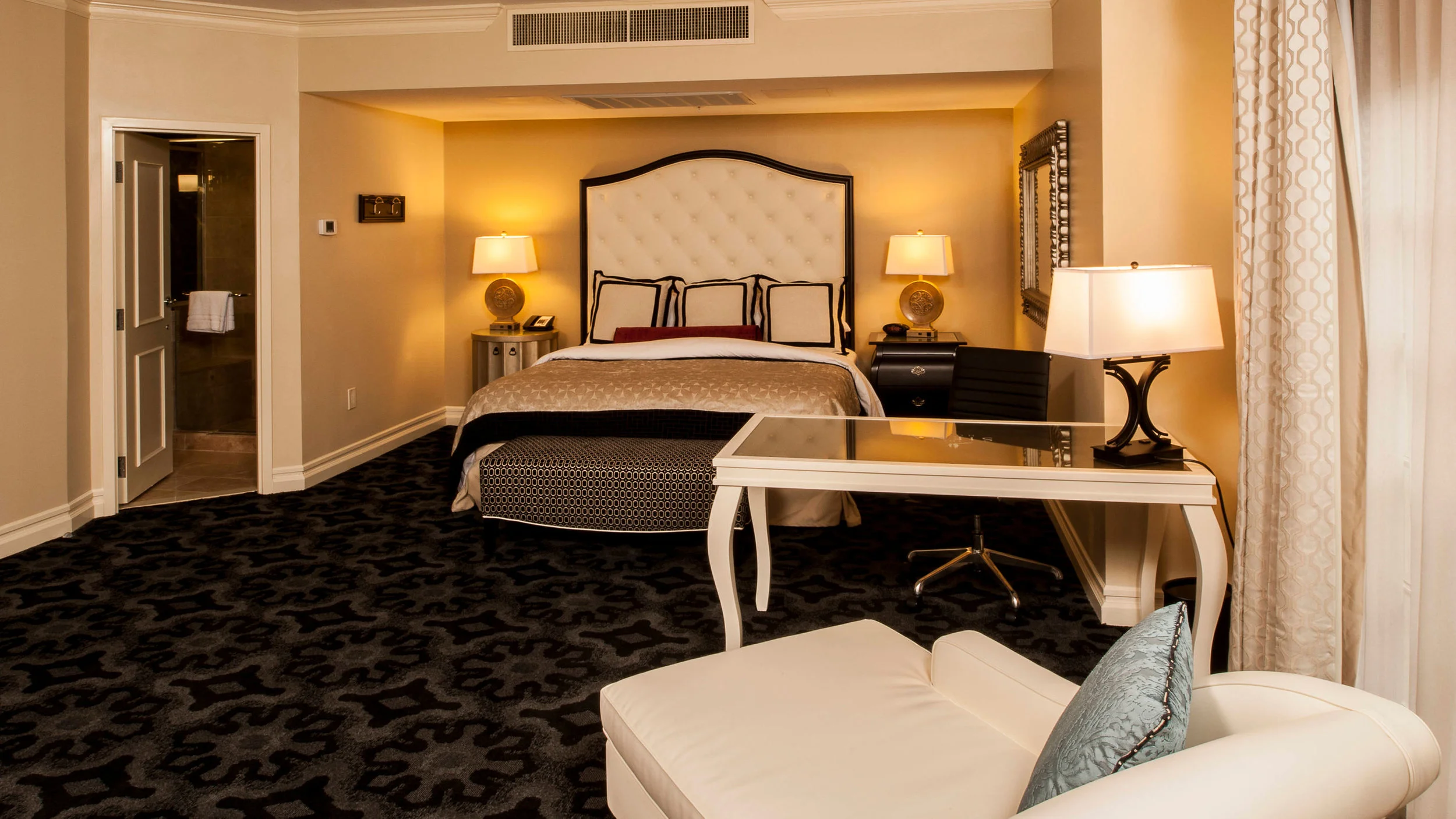 Rooms — The Siena Hotel