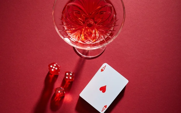 The Ultimate Cocktail Drinking Game with Poker: Creative Casino ...