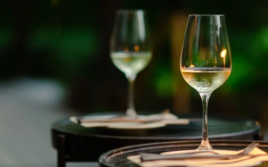 The Best White Rioja Wines Worth Pouring Right Now — The Three Drinkers