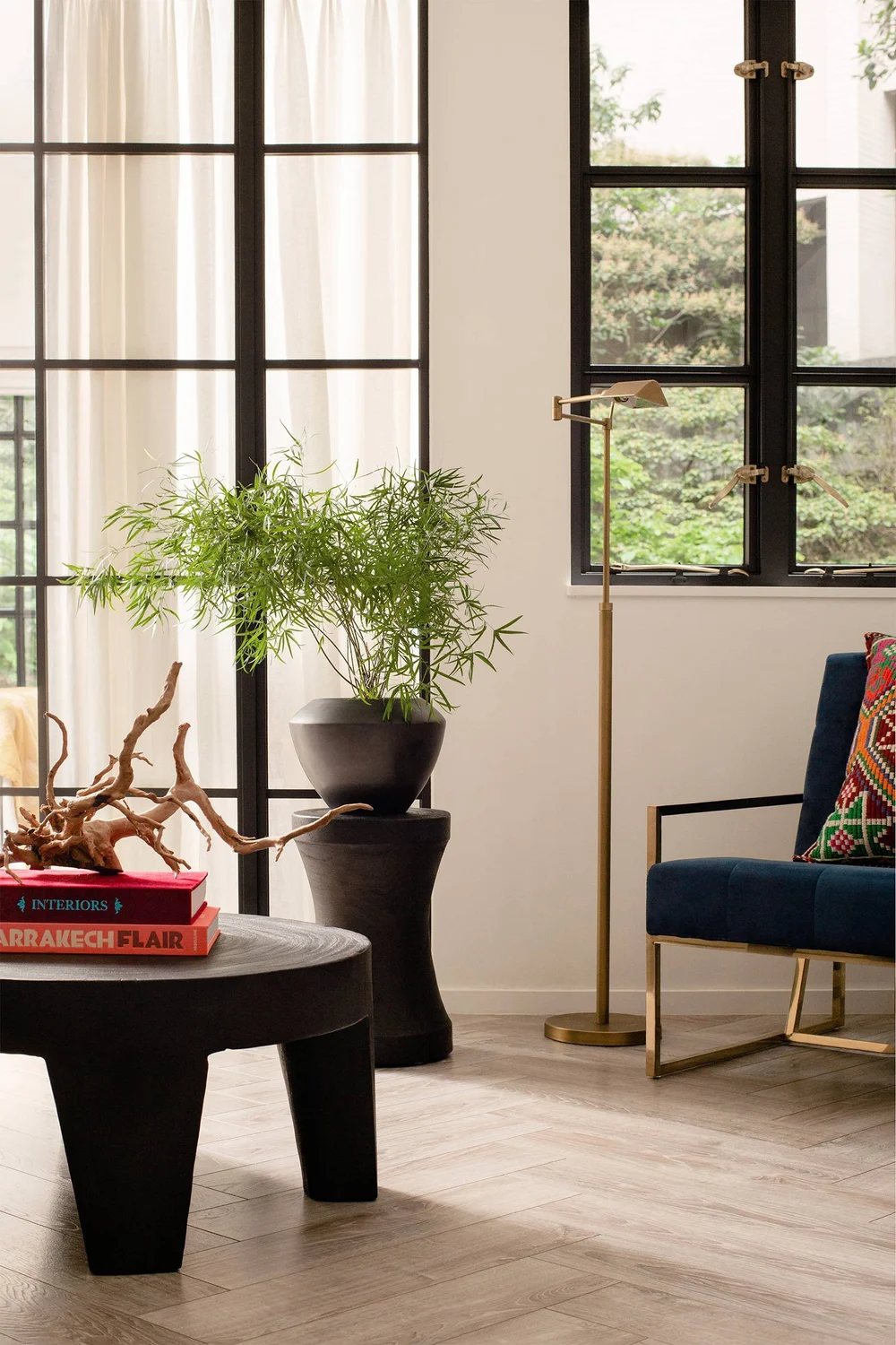 Hong Kong Interior Design — Chic and modern Parisian Apartment — Design ...