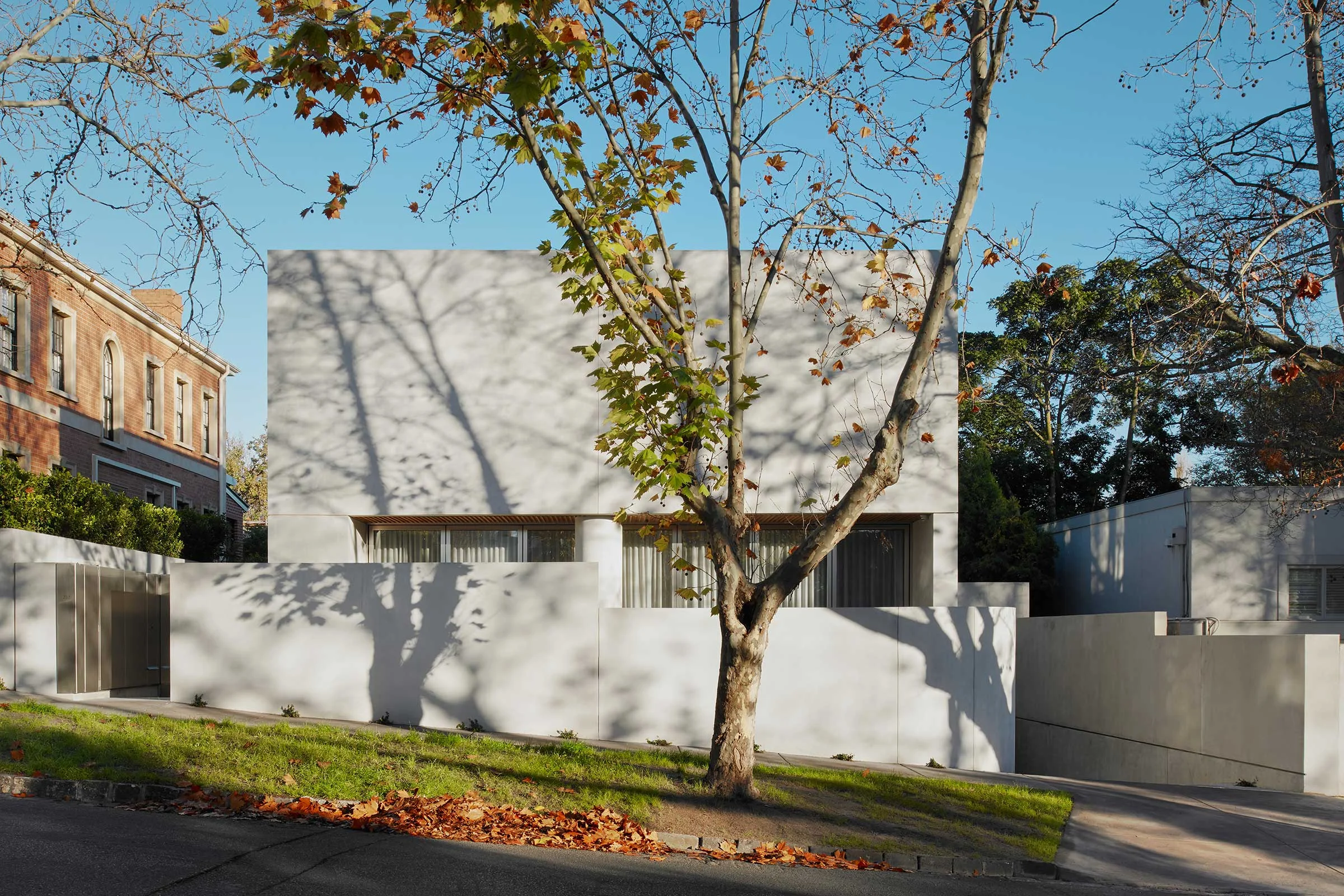 A Light-filled Home Lies Behind This Monolithic Facade — Design Anthology
