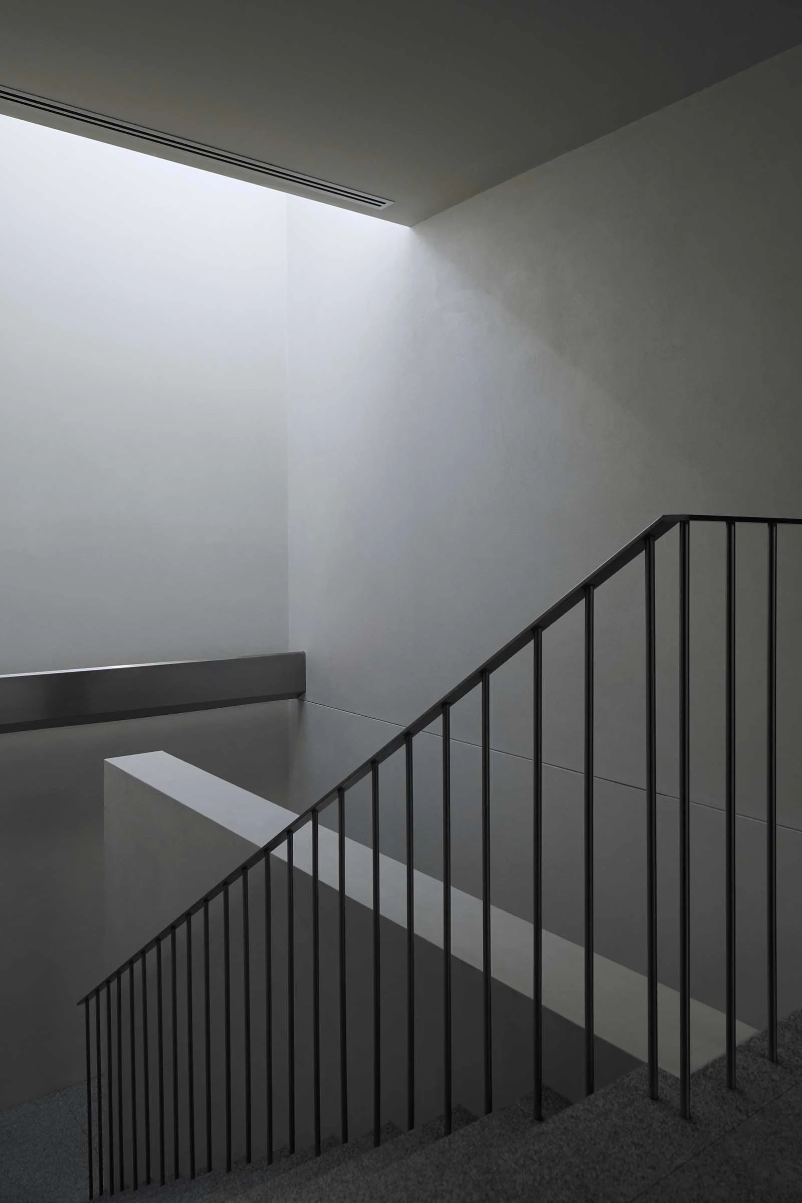 A Light-filled Home Lies Behind This Monolithic Facade — Design Anthology