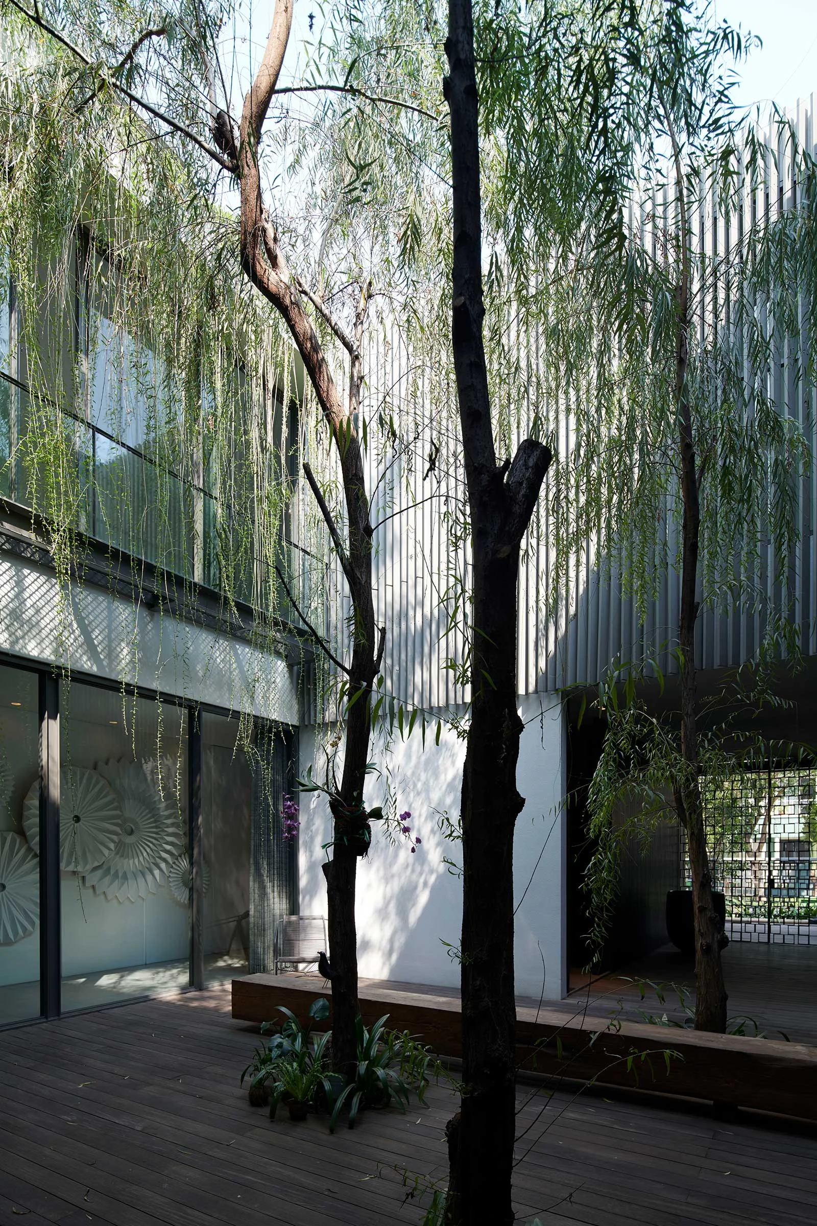 Modern Tropical Design Blends with Local Elements in Surabaya — Design ...