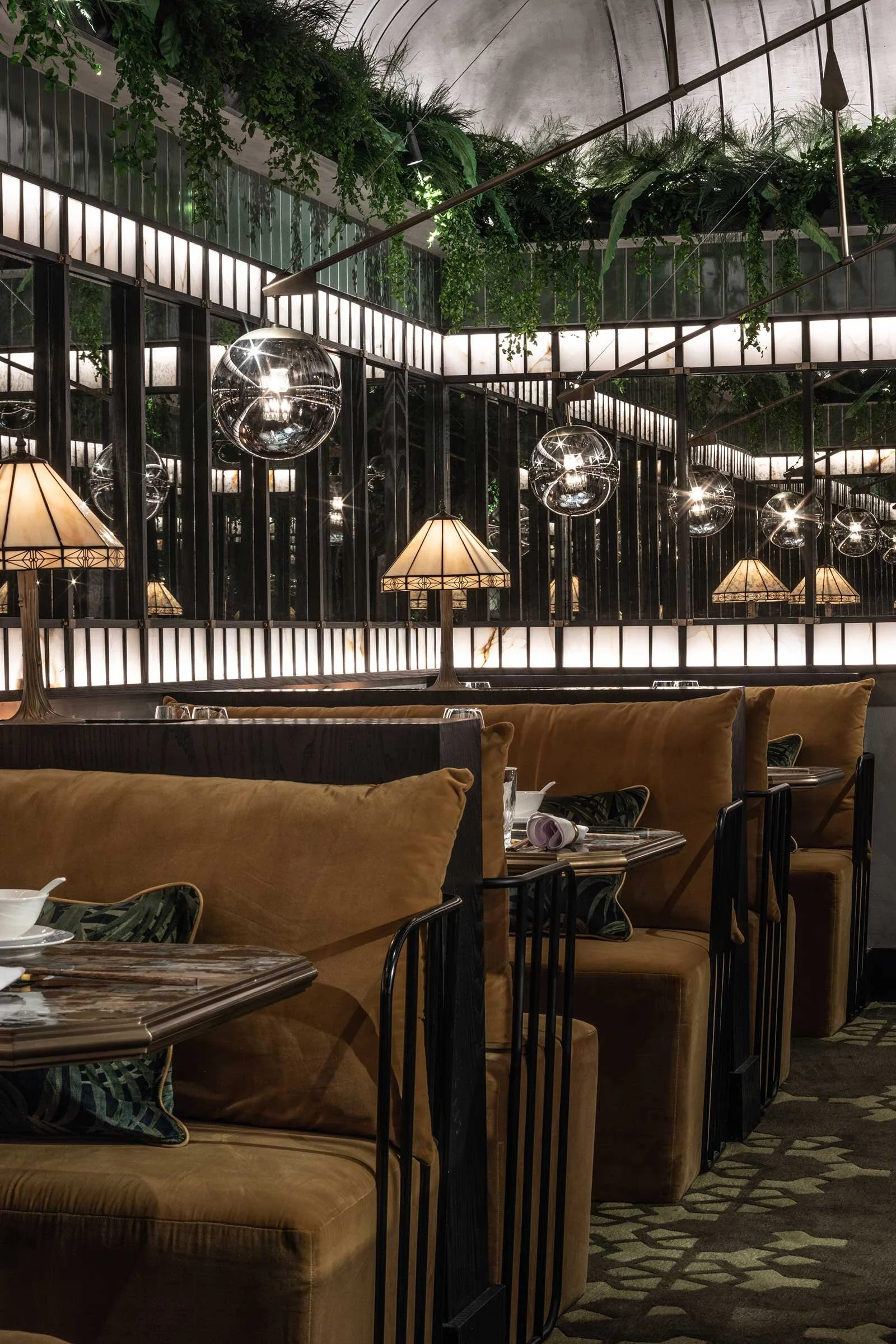 Mott 32 Opens at Marina Bay Sands — Design Anthology
