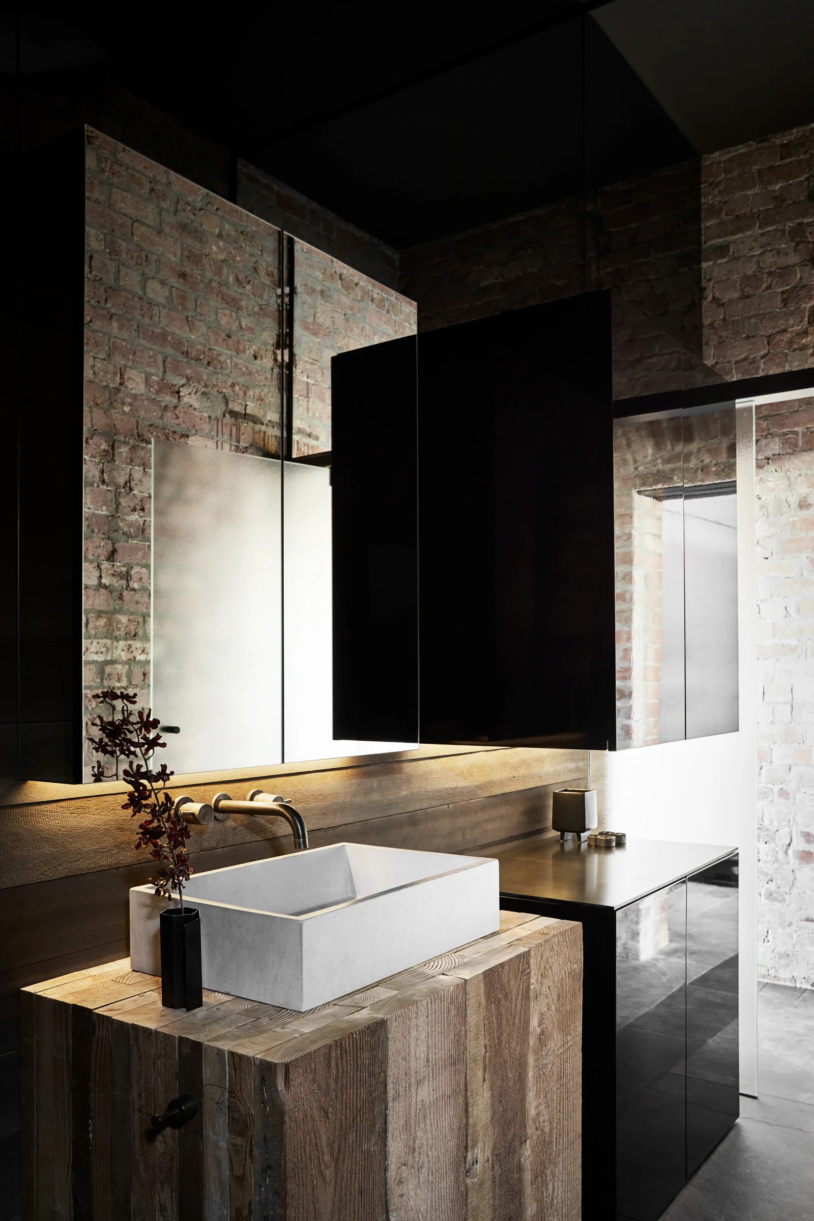 A Home That Honours its Industrial Heritage — Design Anthology