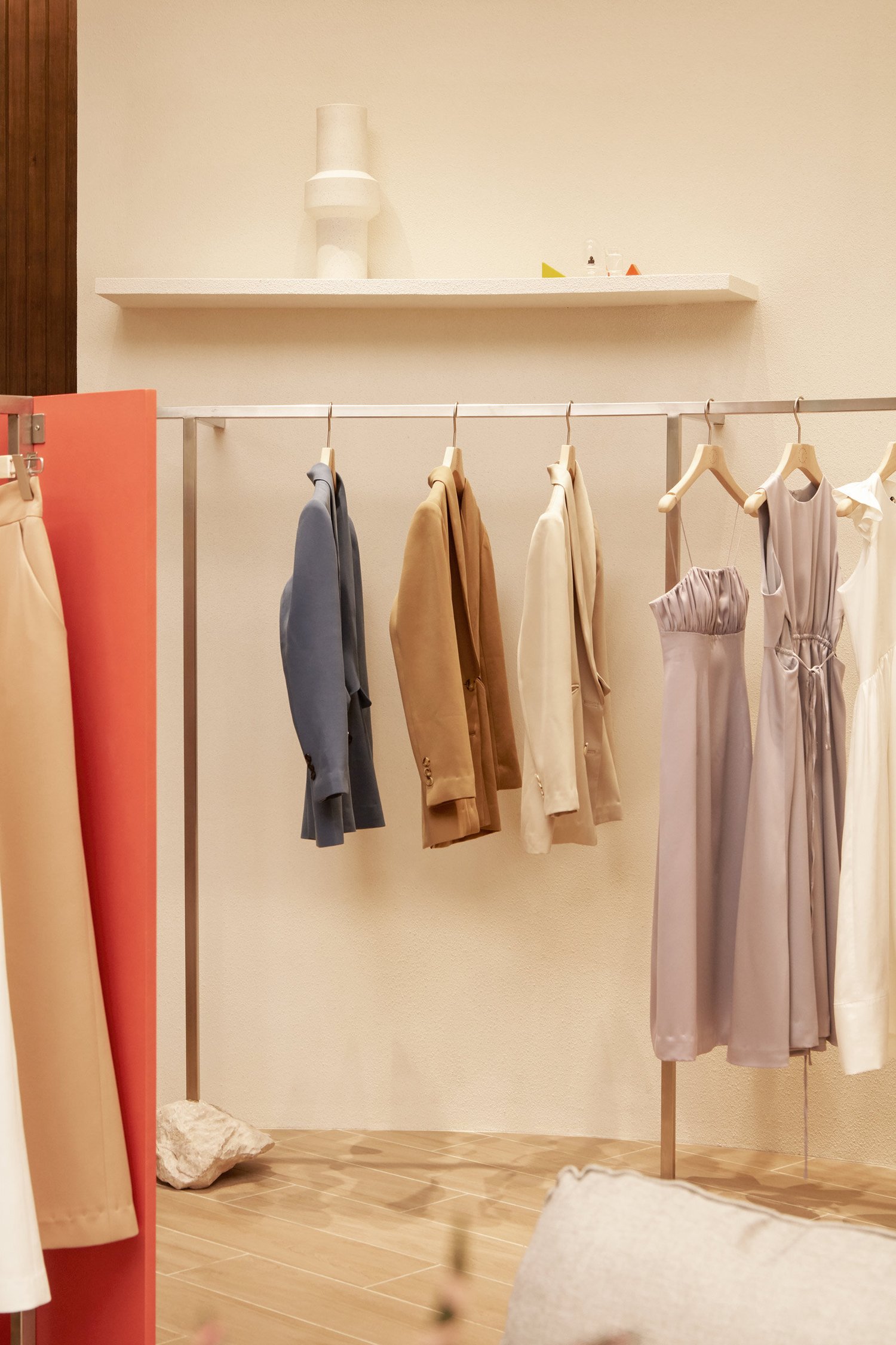 Everyday Apparels’ Subtle, Serene Retail Space — Design Anthology