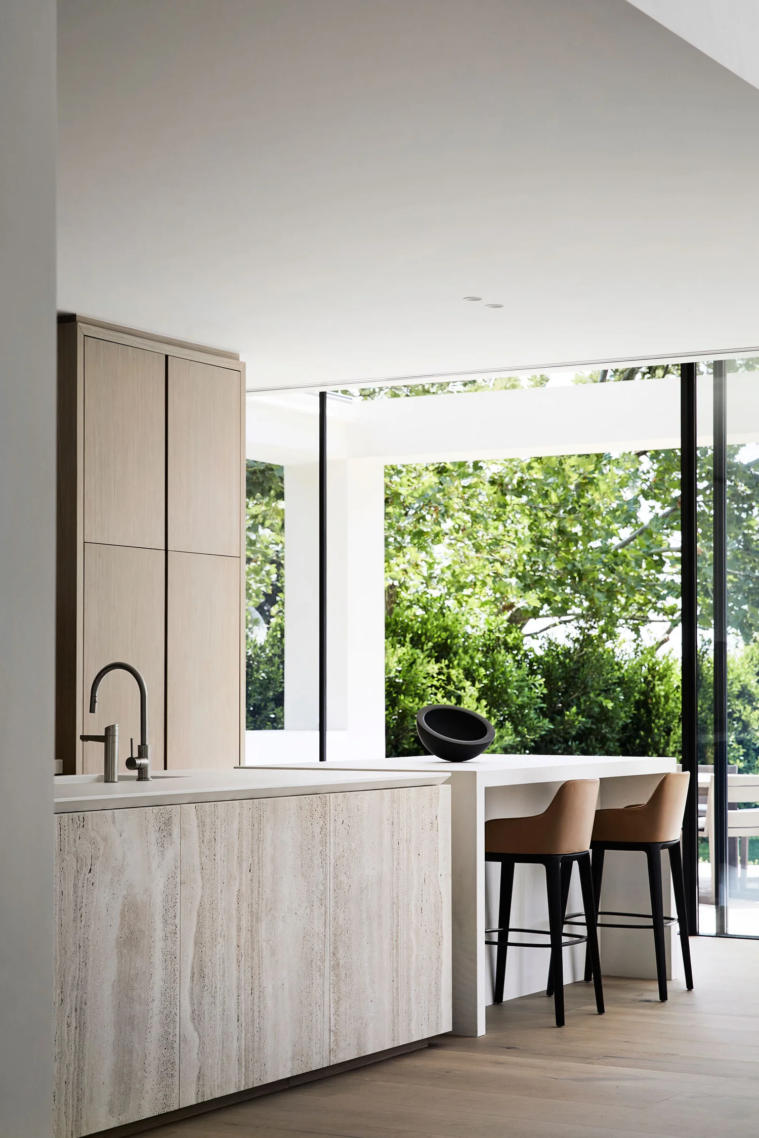 Contemporary Art Home Design - Toorak Melbourne Australia by Conrads ...