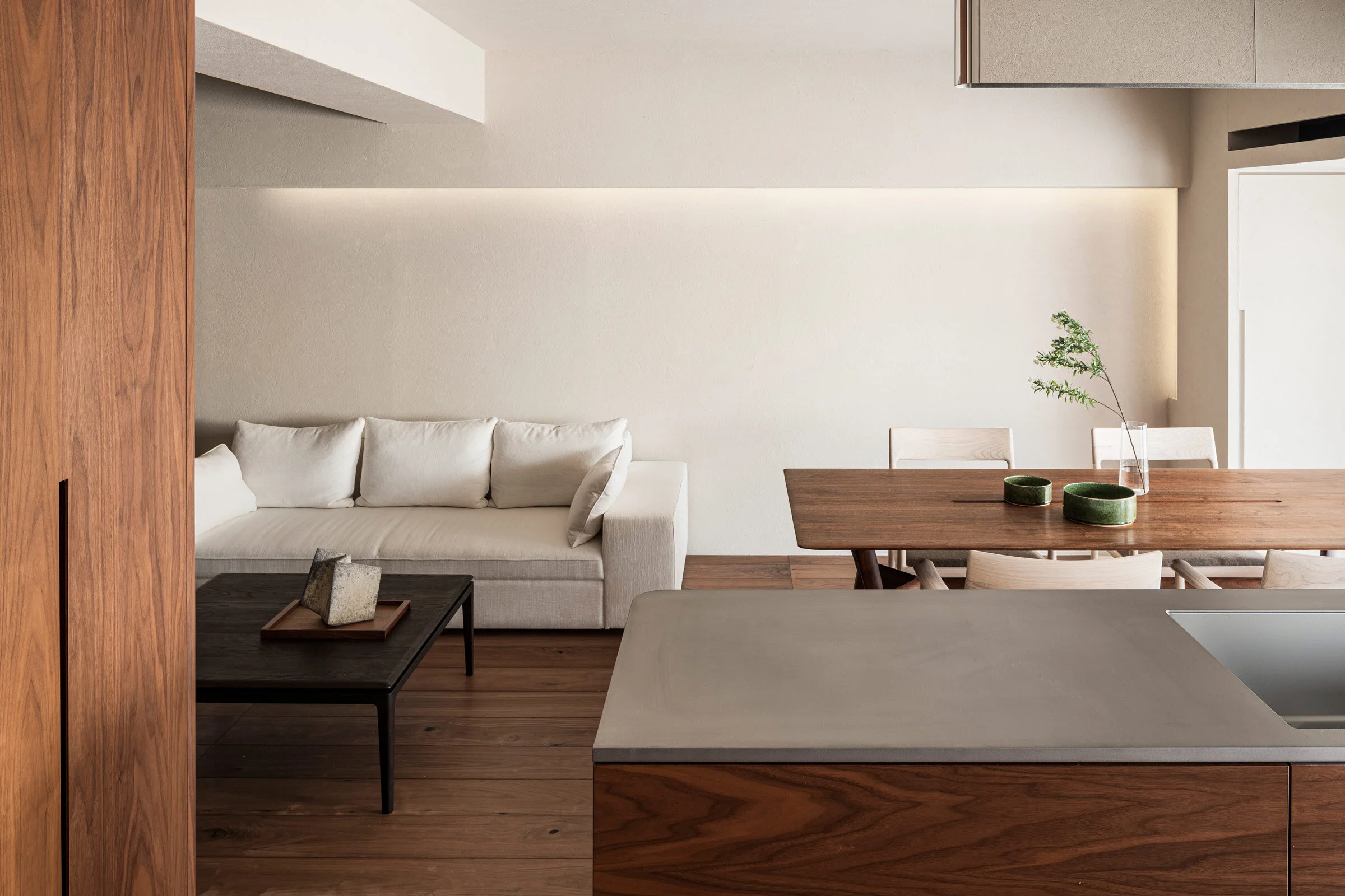 Tokyo Home - Japanese Interior Design - Contemporary modern ...
