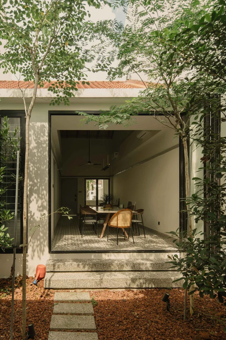 Hyphen Architects’ House of Rain Rediscovers Tropical Living — Design ...