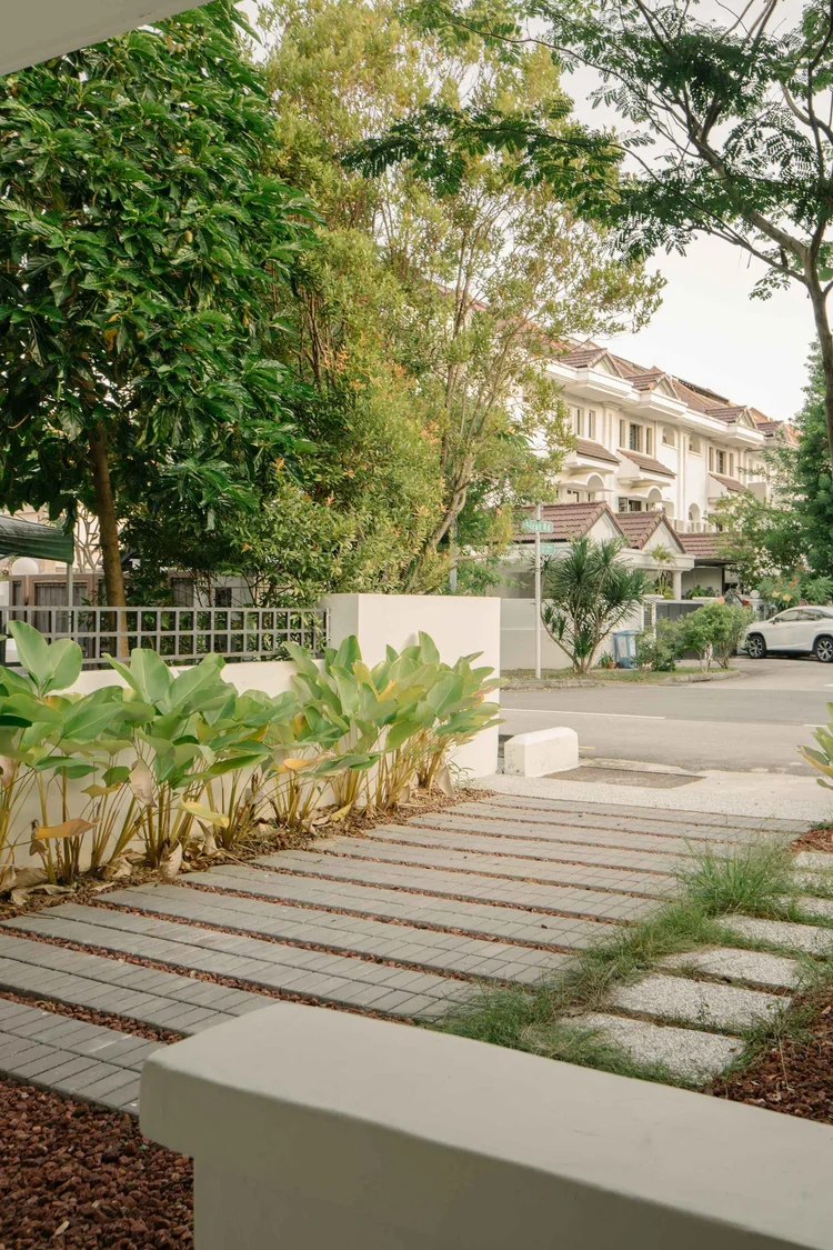 Hyphen Architects’ House of Rain Rediscovers Tropical Living — Design ...