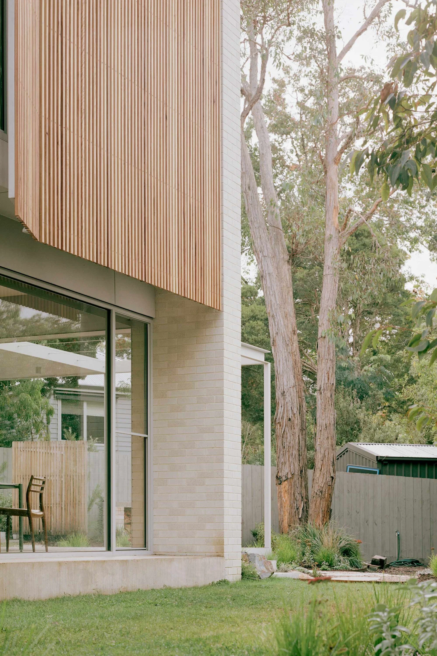 A Melbourne Home that Rethinks the Suburban Living Experience — Design ...