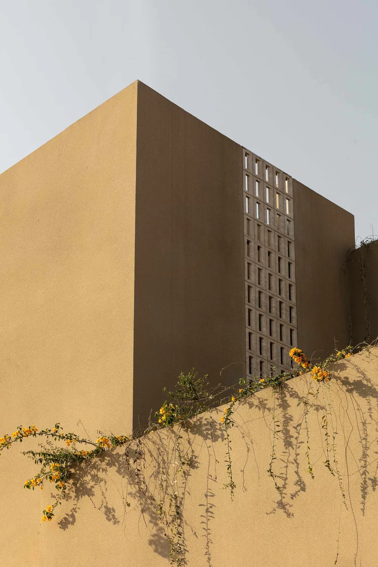 A Modernist Monolith Opens to Reveal a Luxury Sanctuary — Design Anthology