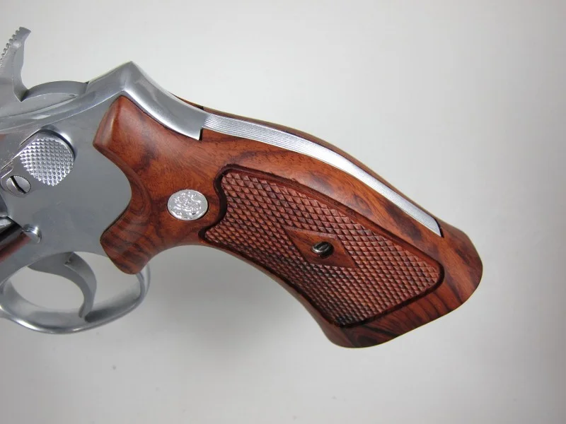 Worldwide Handgun Grips - Handmade handgun grips