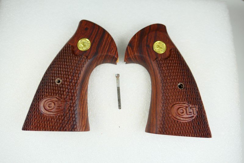 Worldwide Handgun Grips - Colt handgun grips