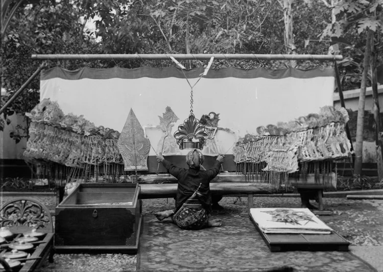 Cultural History In Focus | “Who Is the Dalang?” by Matthew Isaac Cohen ...
