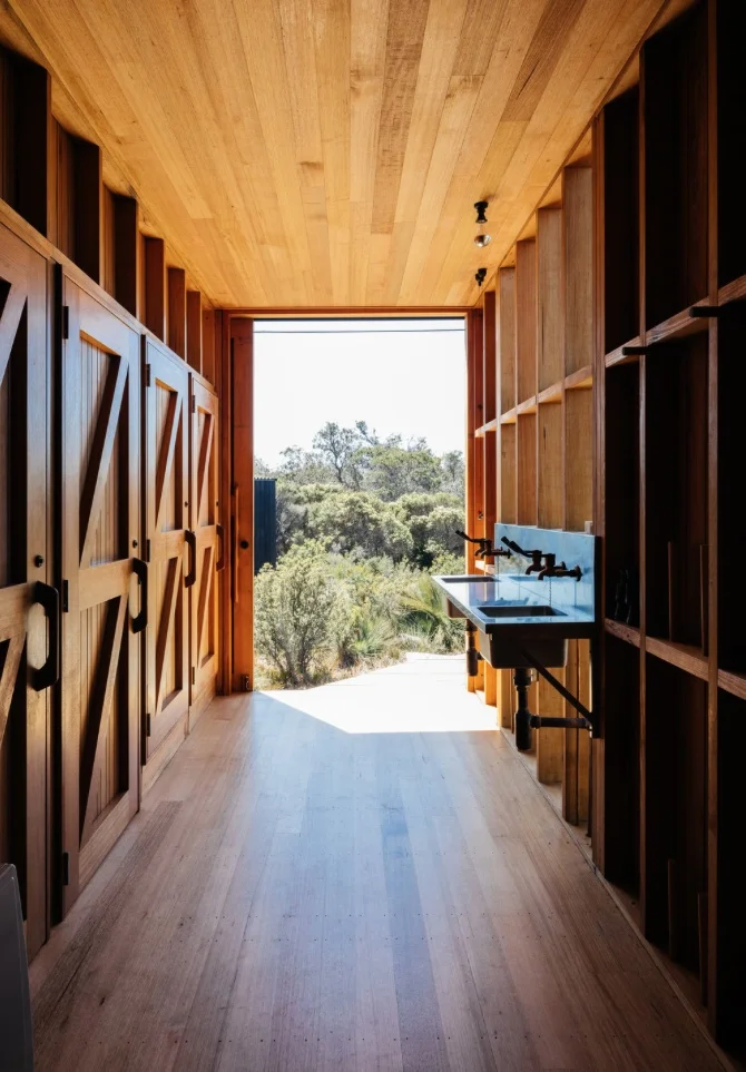 Tasmania, Australia : Poppy Taylor and Mathew Hinds — OZ.E.TECTURE
