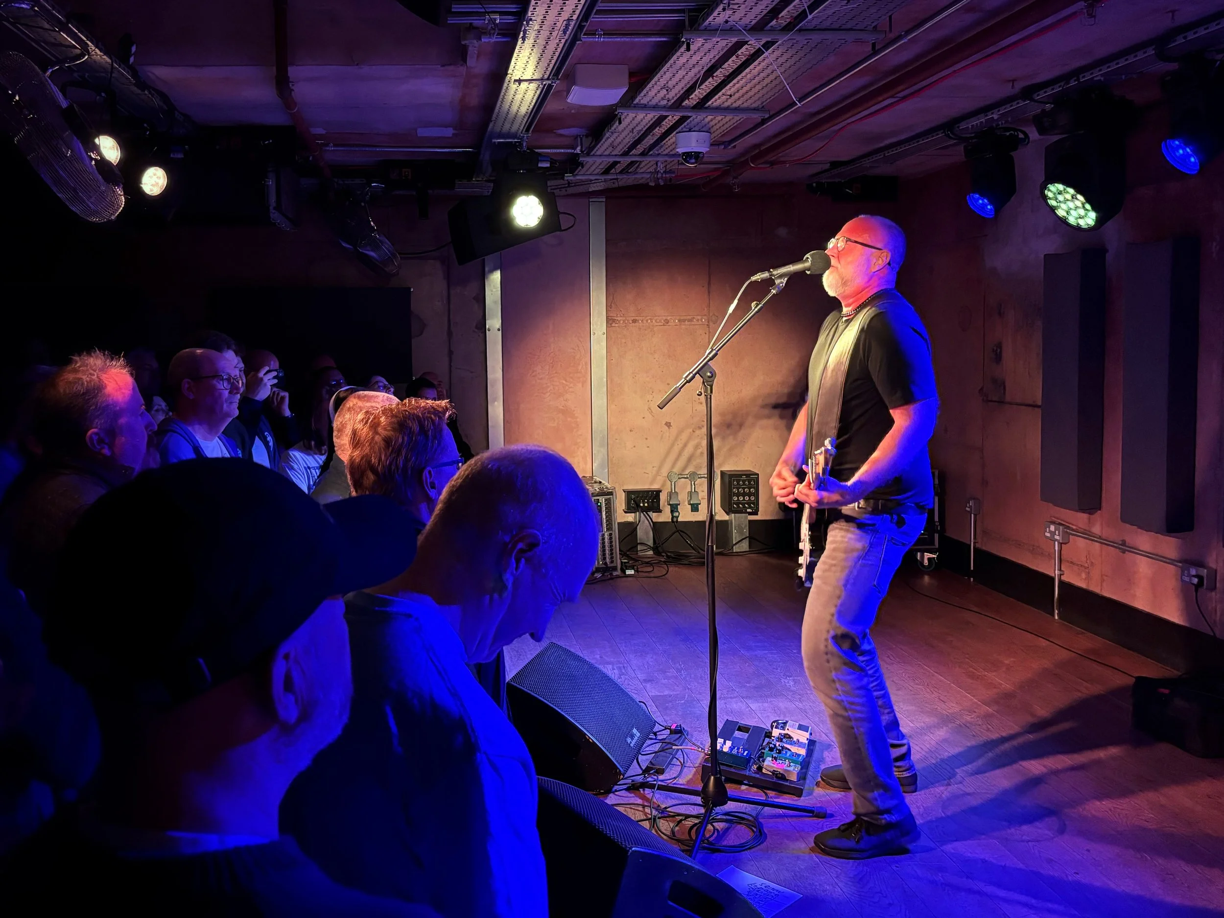 “New Day Rising, Same Sonic Storm” - Bob Mould solo electric live in ...