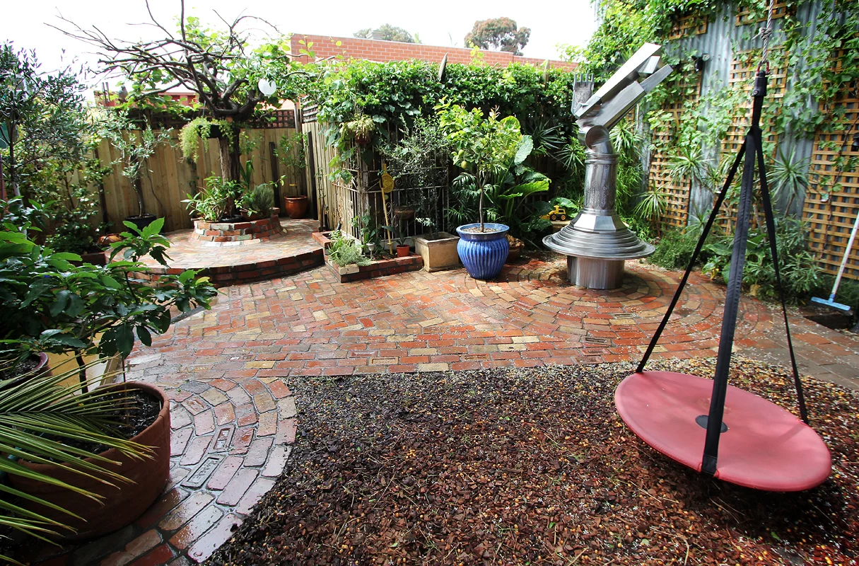 Studio — Robert Hague