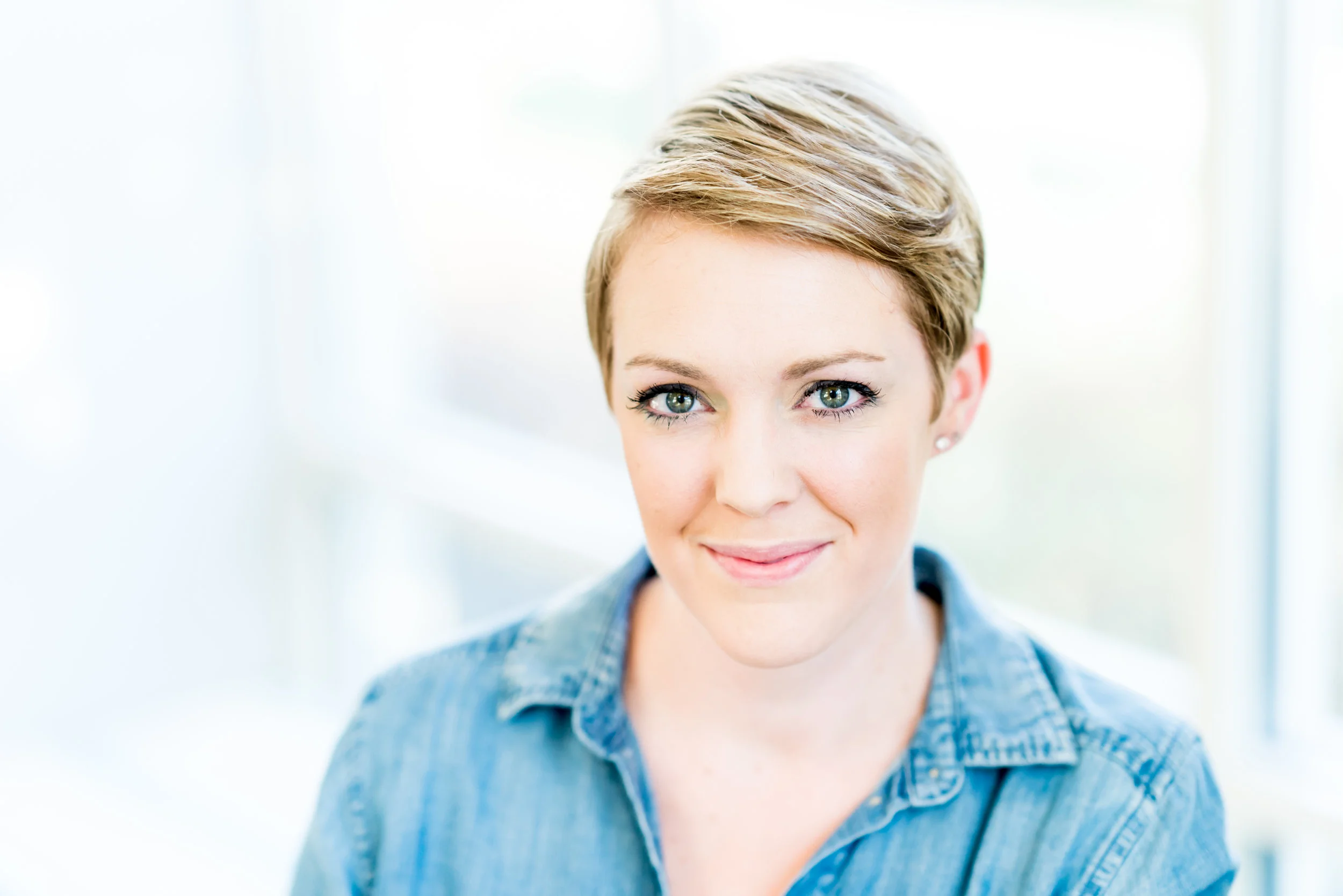 About — Lianna Davis