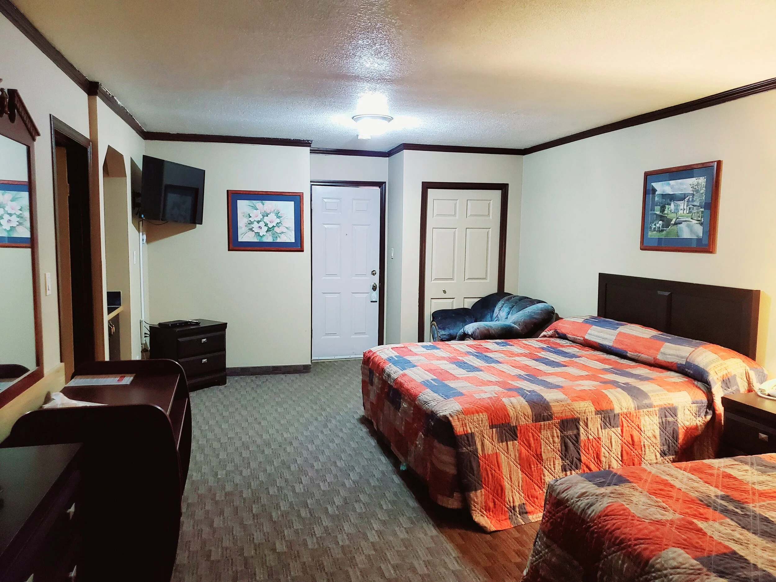 Rates — Canadian Motor Inn