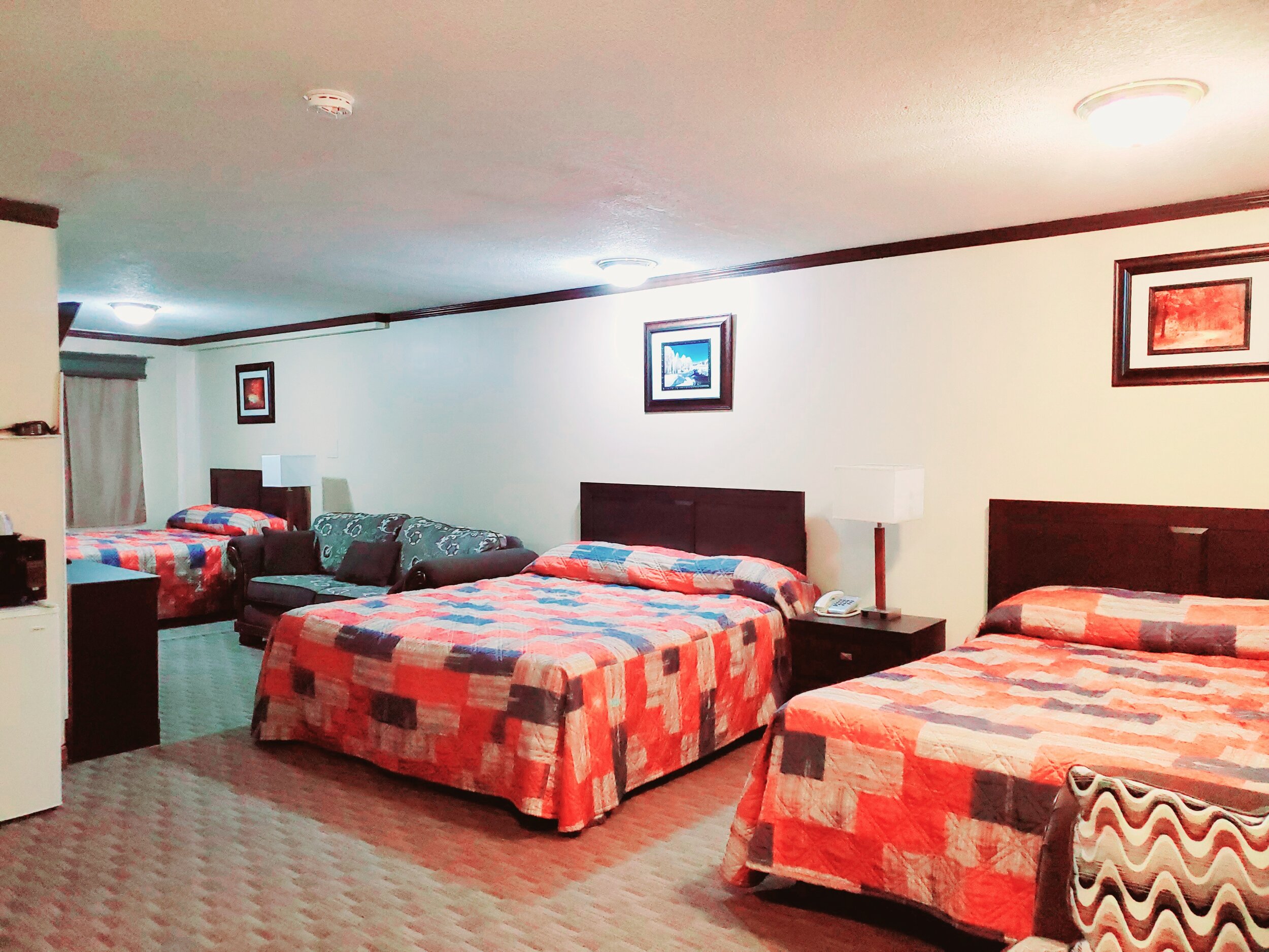 Rates — Canadian Motor Inn