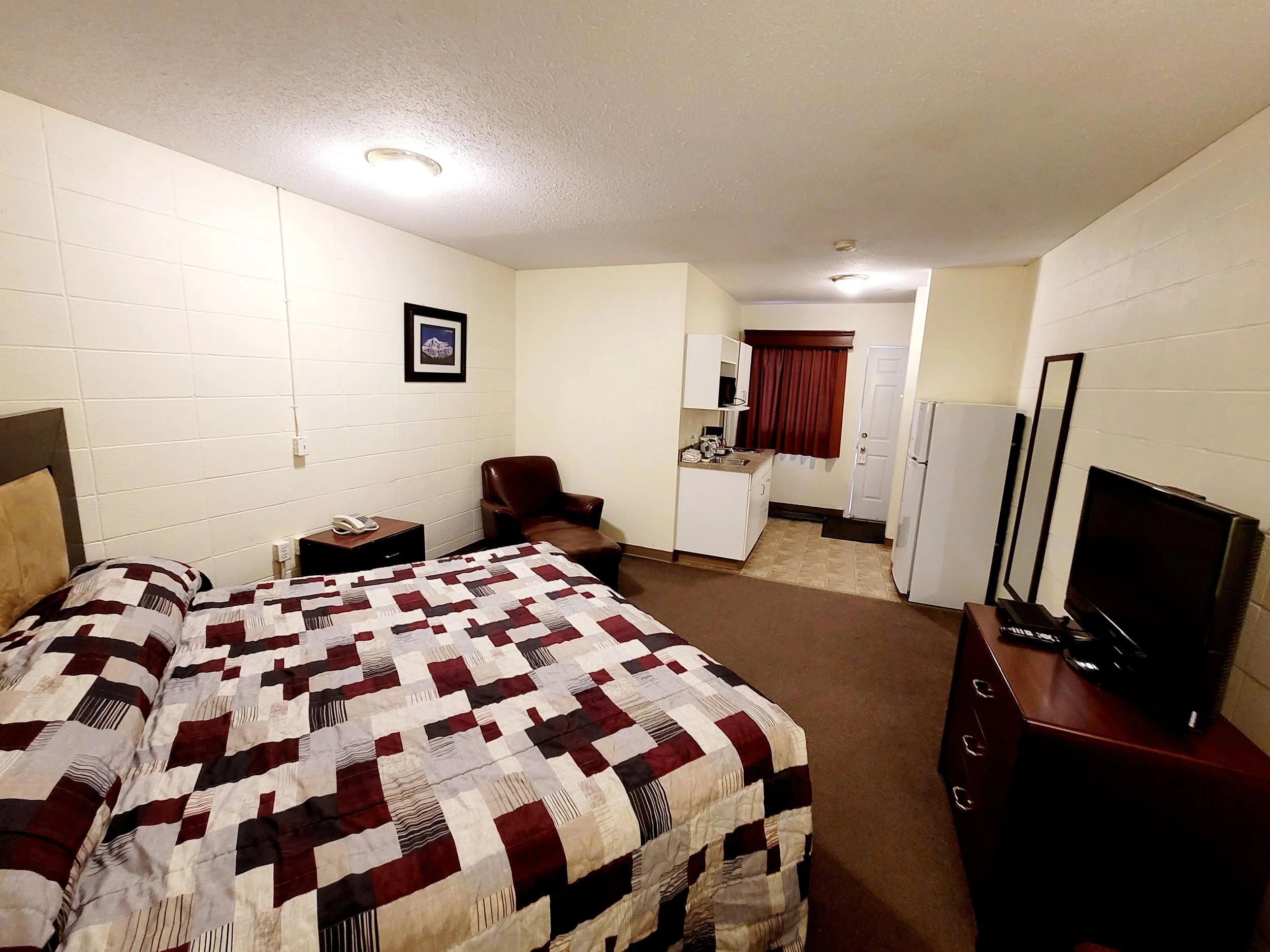 Rates — Canadian Motor Inn