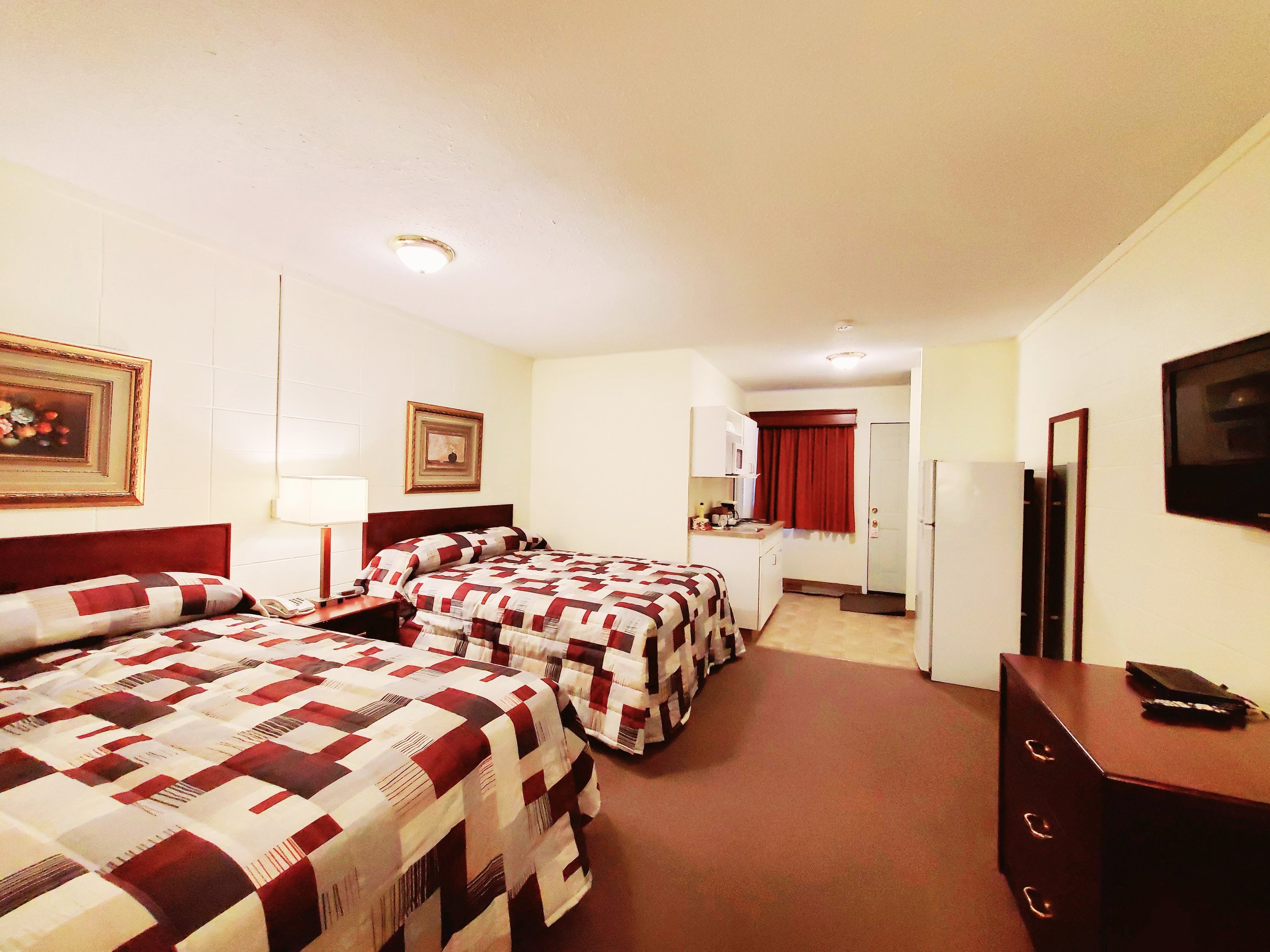 Rates — Canadian Motor Inn