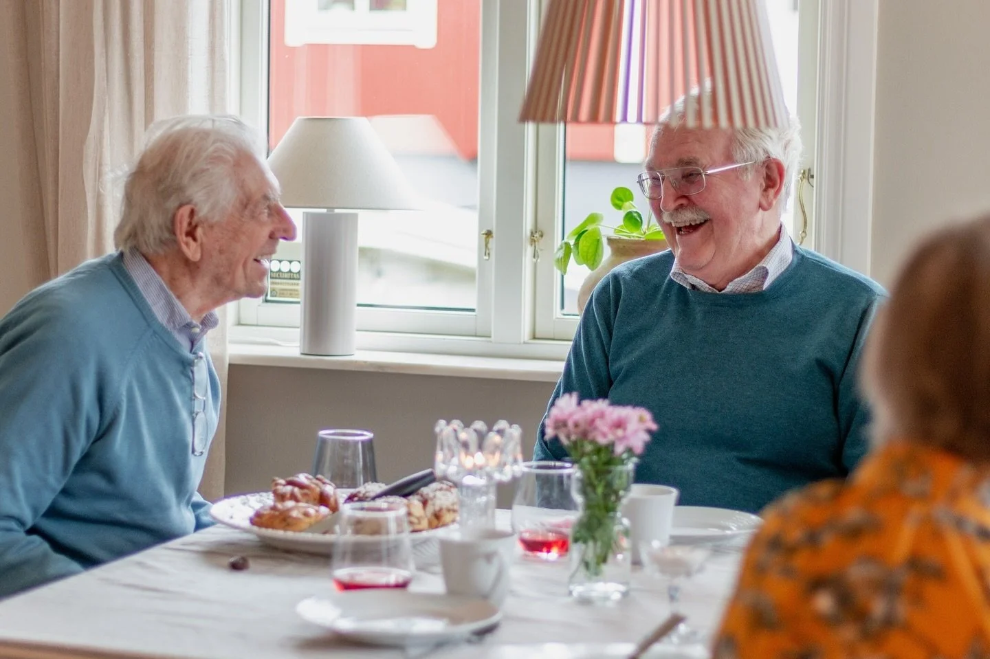 Äldrekontakt - Vi hjälper äldre ur ensamhet