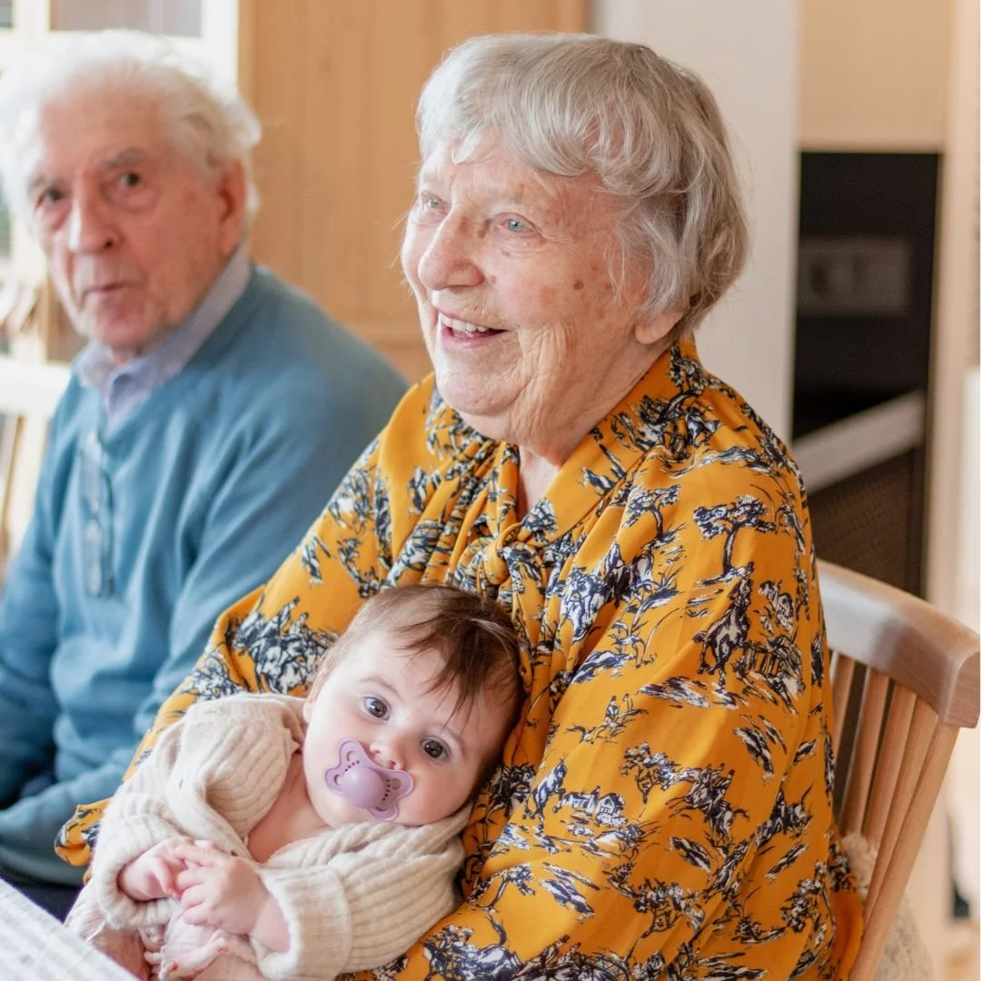 Äldrekontakt — Vi hjälper äldre ur ensamhet