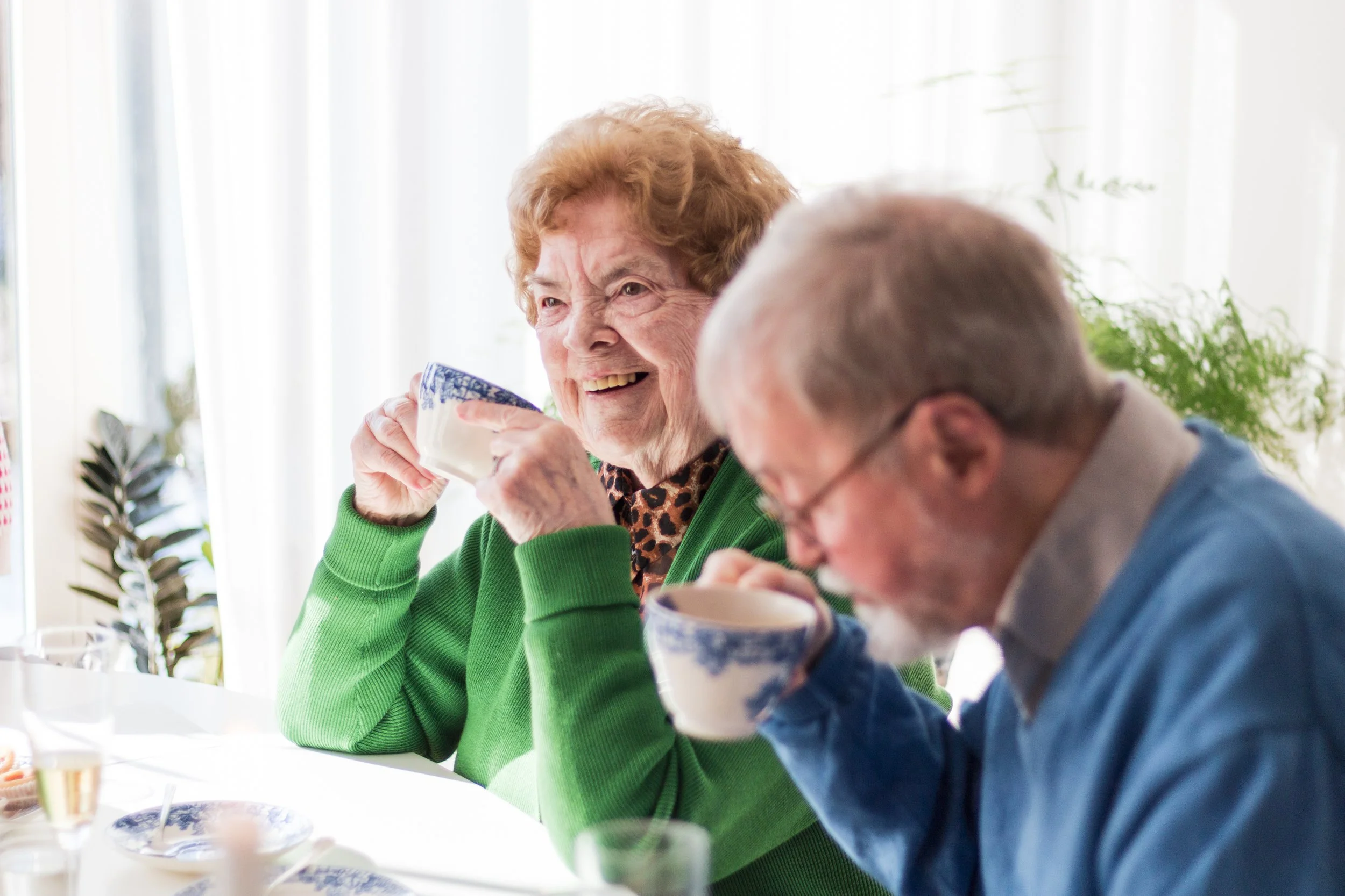 Äldrekontakt — Vi hjälper äldre ur ensamhet
