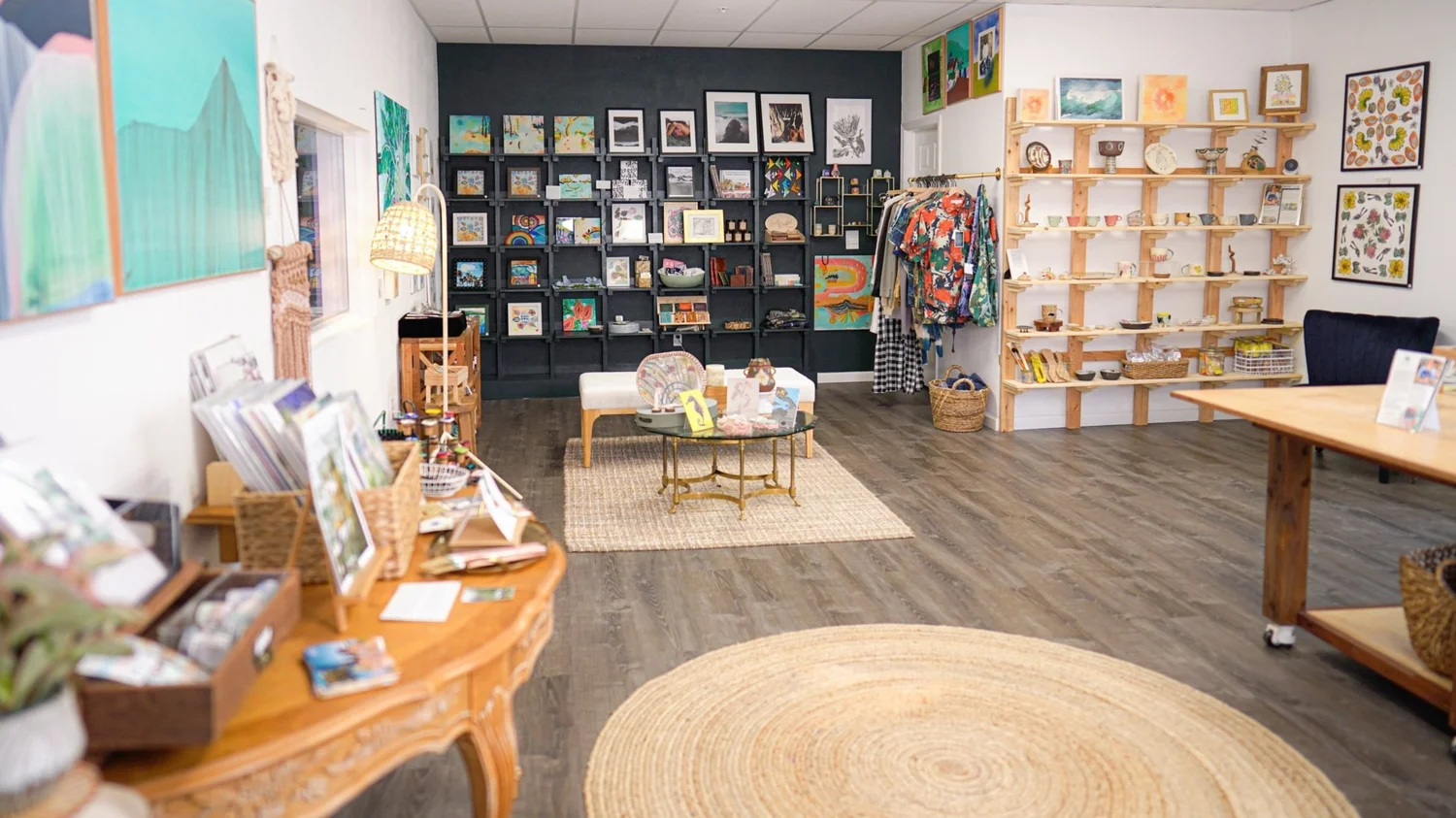 Icky Love Art Loft & Gallery