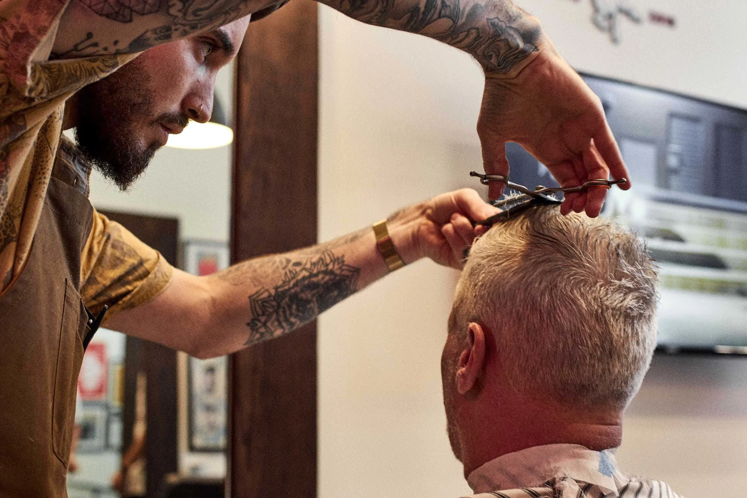 THE DOG BOX BARBERSHOP