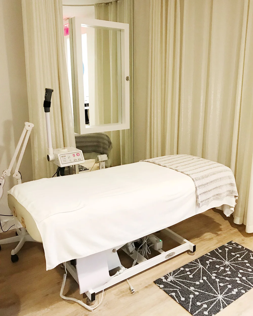 Skincare Tips from DC's New Facial Bar Silver Mirror — Sweat Smarter
