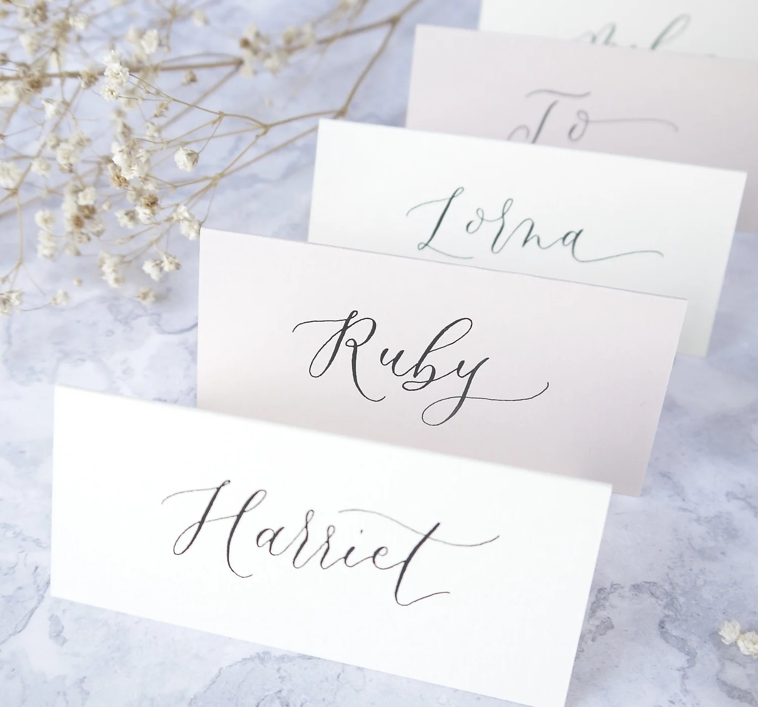Handwritten wedding place cards 60 photos - Astyledwedding.com
