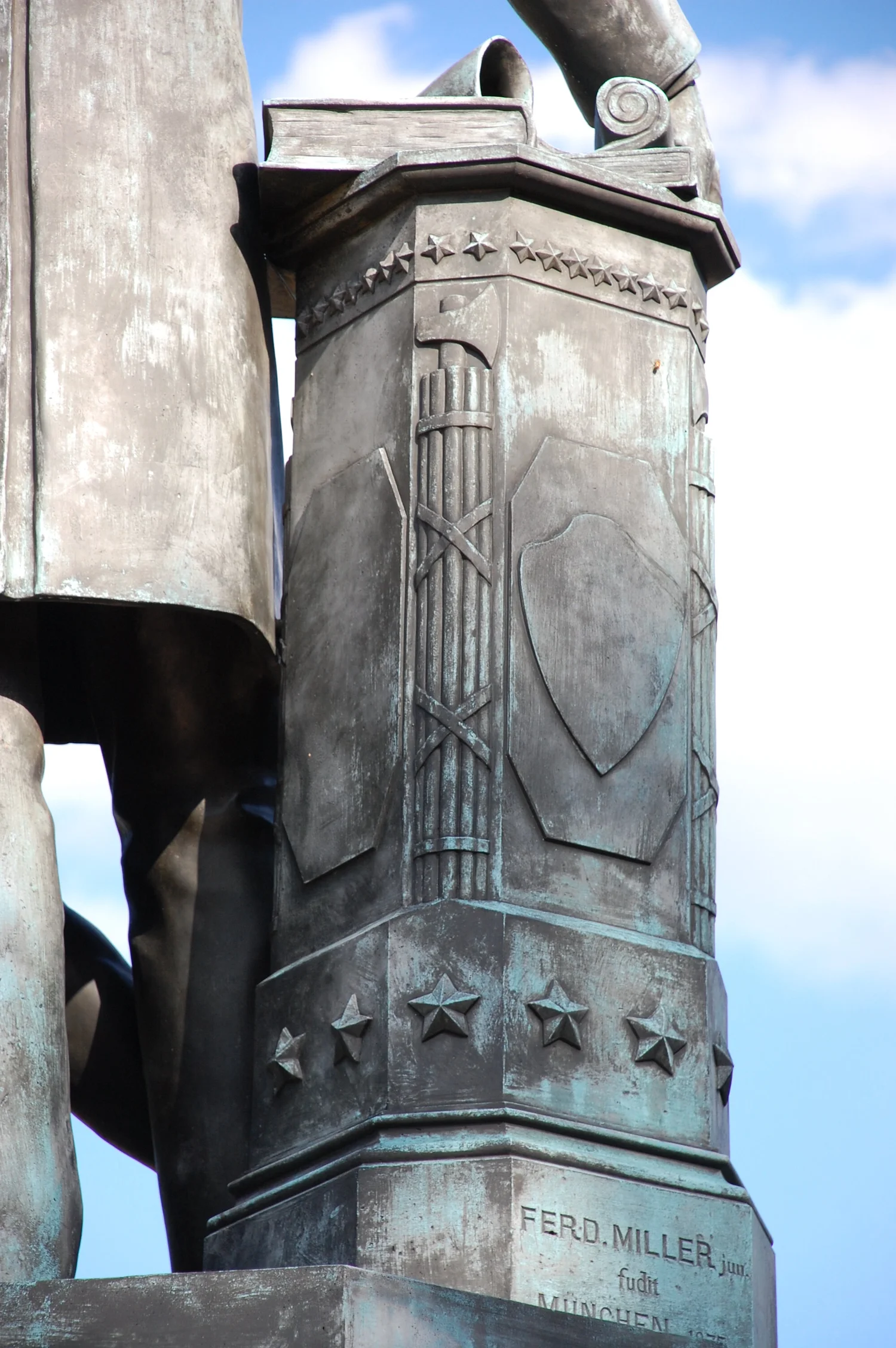 On Monuments — Renée Ater