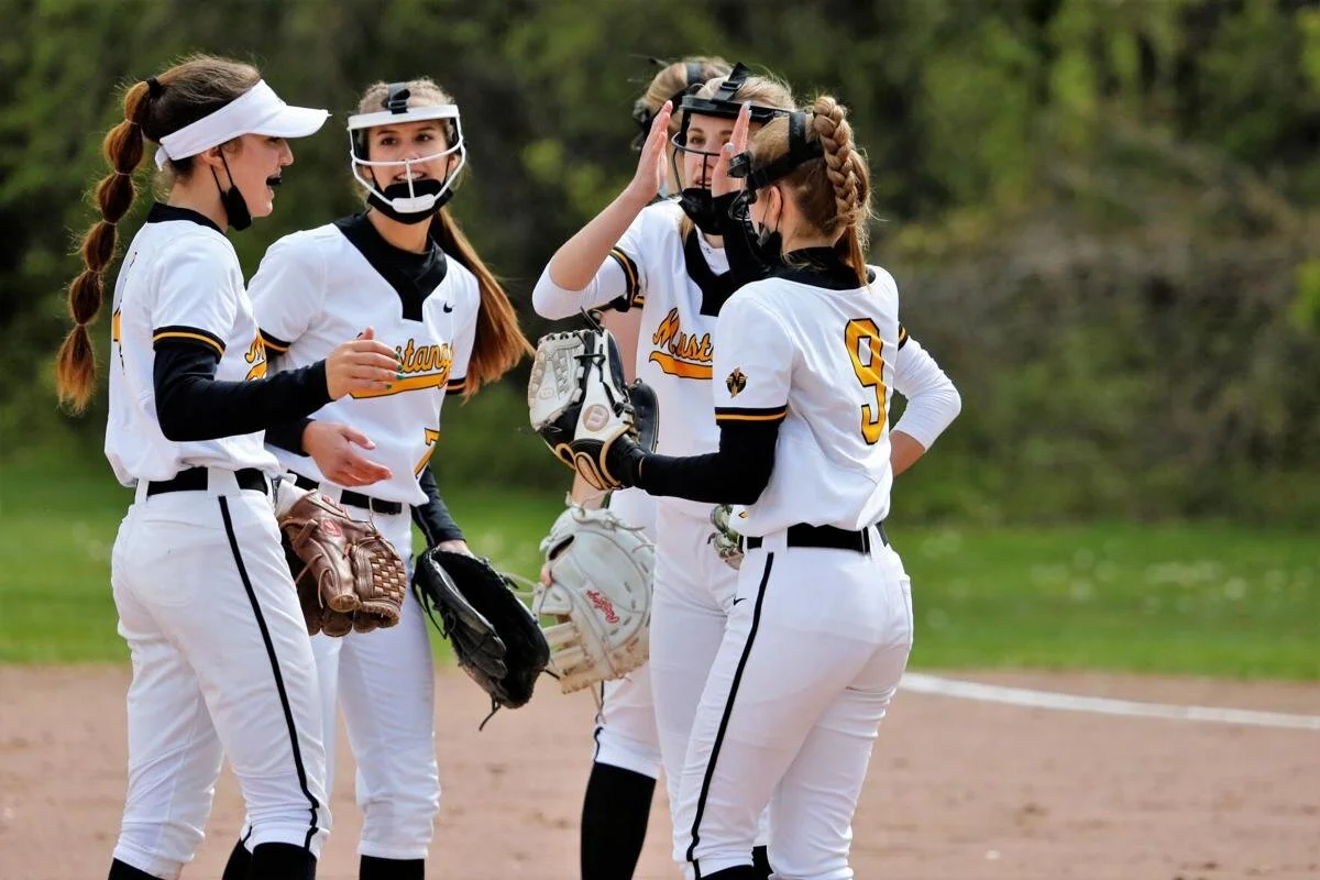 Varsity Girls Softball Photo Gallery — Lutheran North — Macomb, MI
