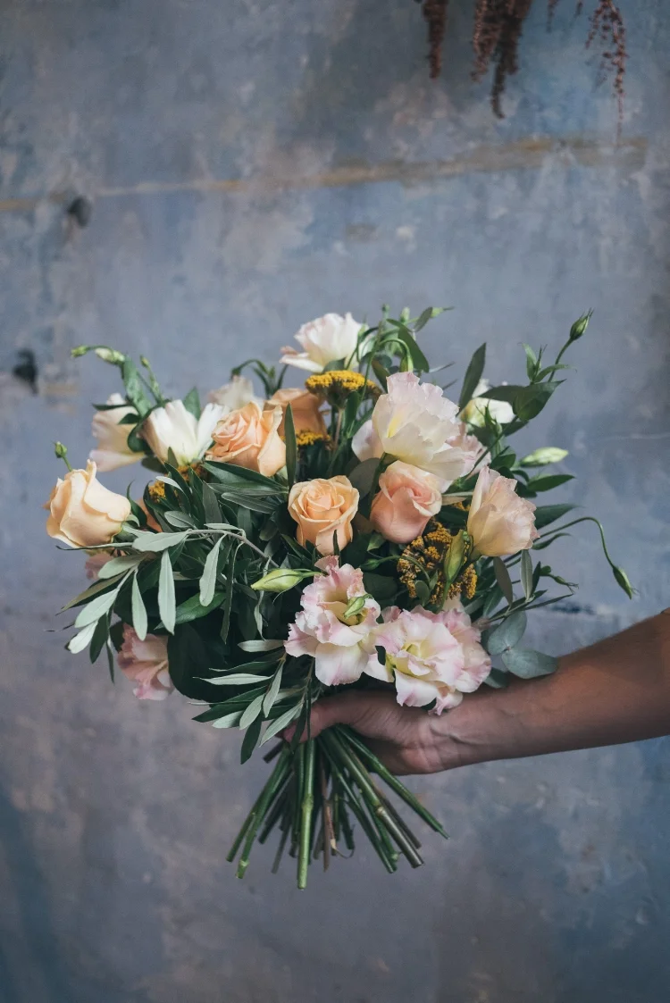 4 Ways to Make Cut Flowers Last — Webb and Farrer - Flower Workshops ...